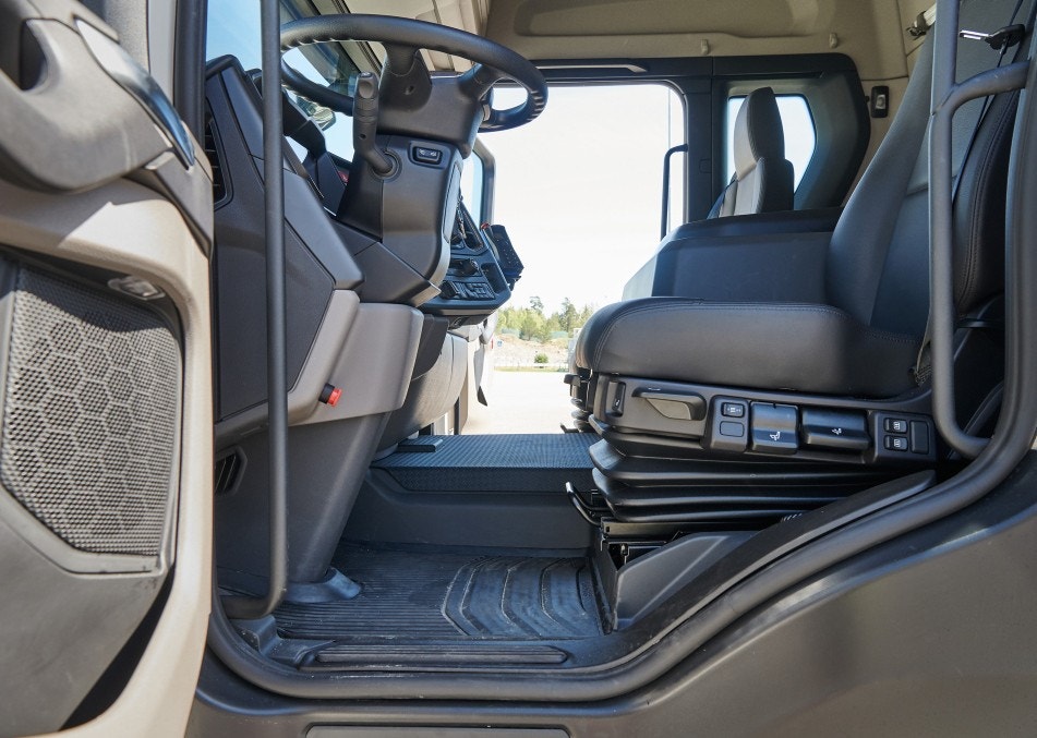 L-Series Trucks: Low Entry Cab | Scania Australia