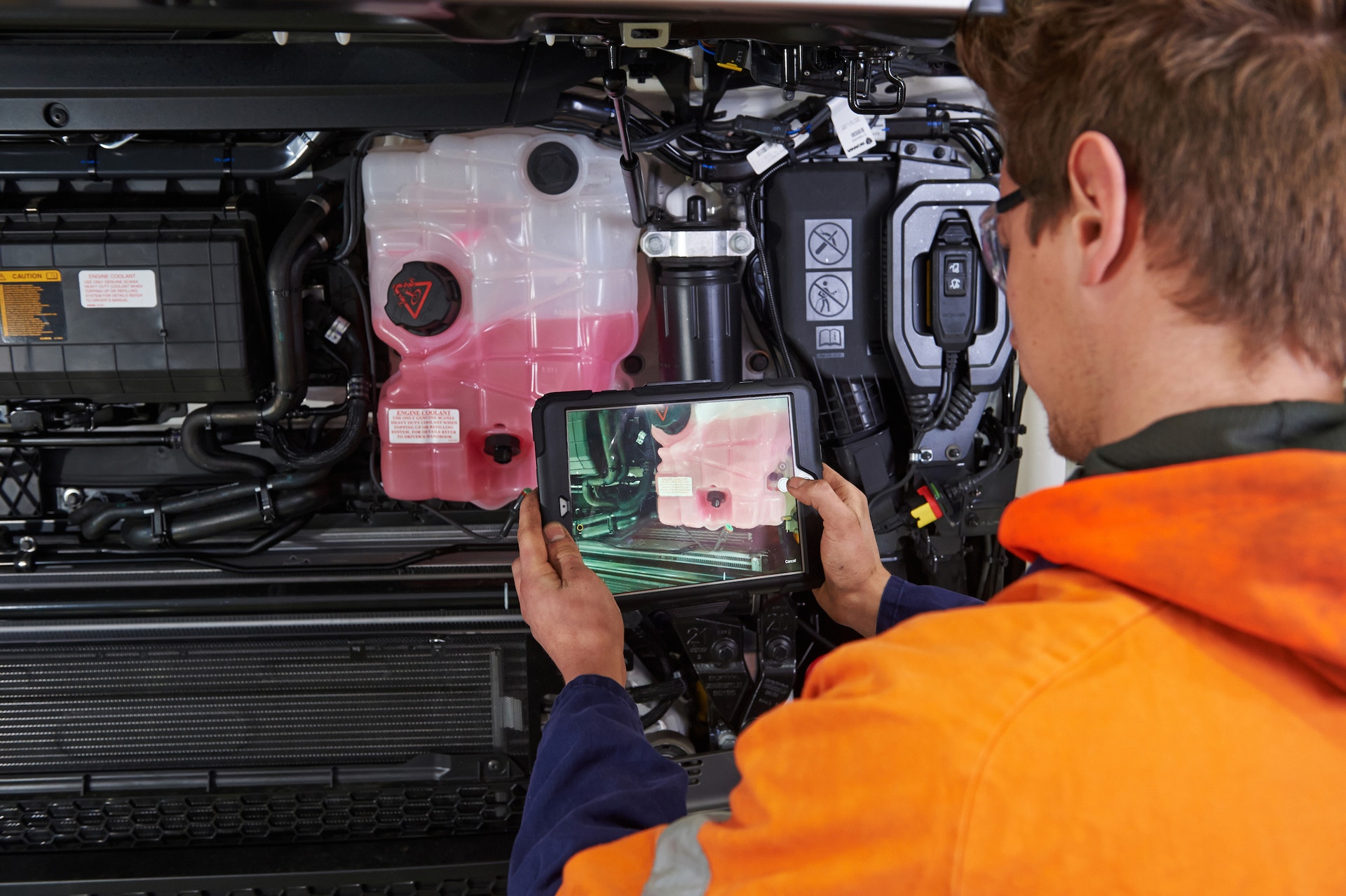 New Workshop Multi-Tool Is A Tablet | Scania Australia