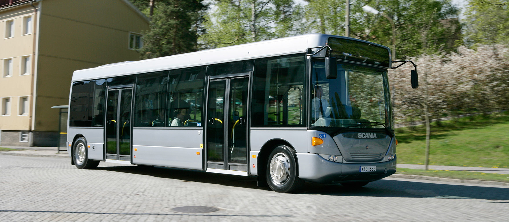 2007: Unveils a new ethanol powered hybrid bus | Scania Group