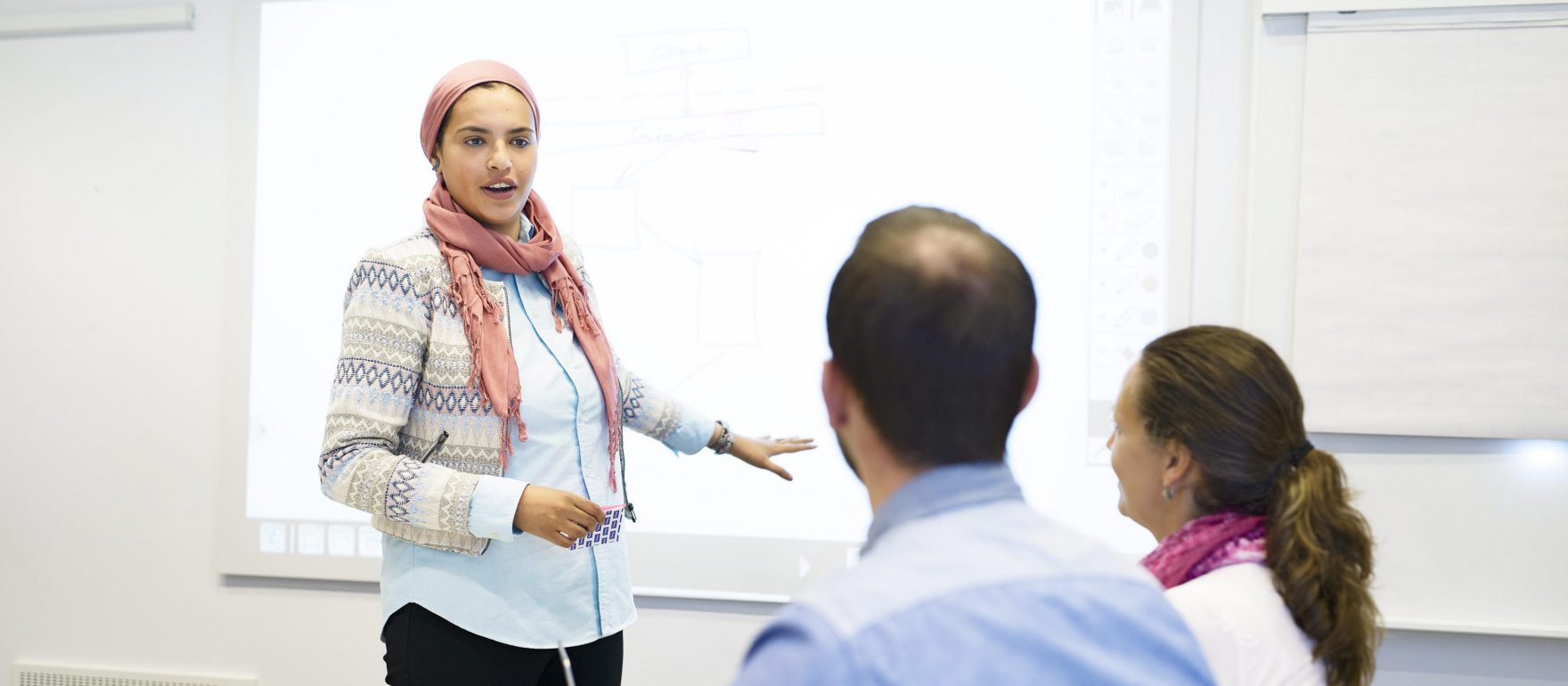 Scania’s service advisors have the customers in focus | Scania Group