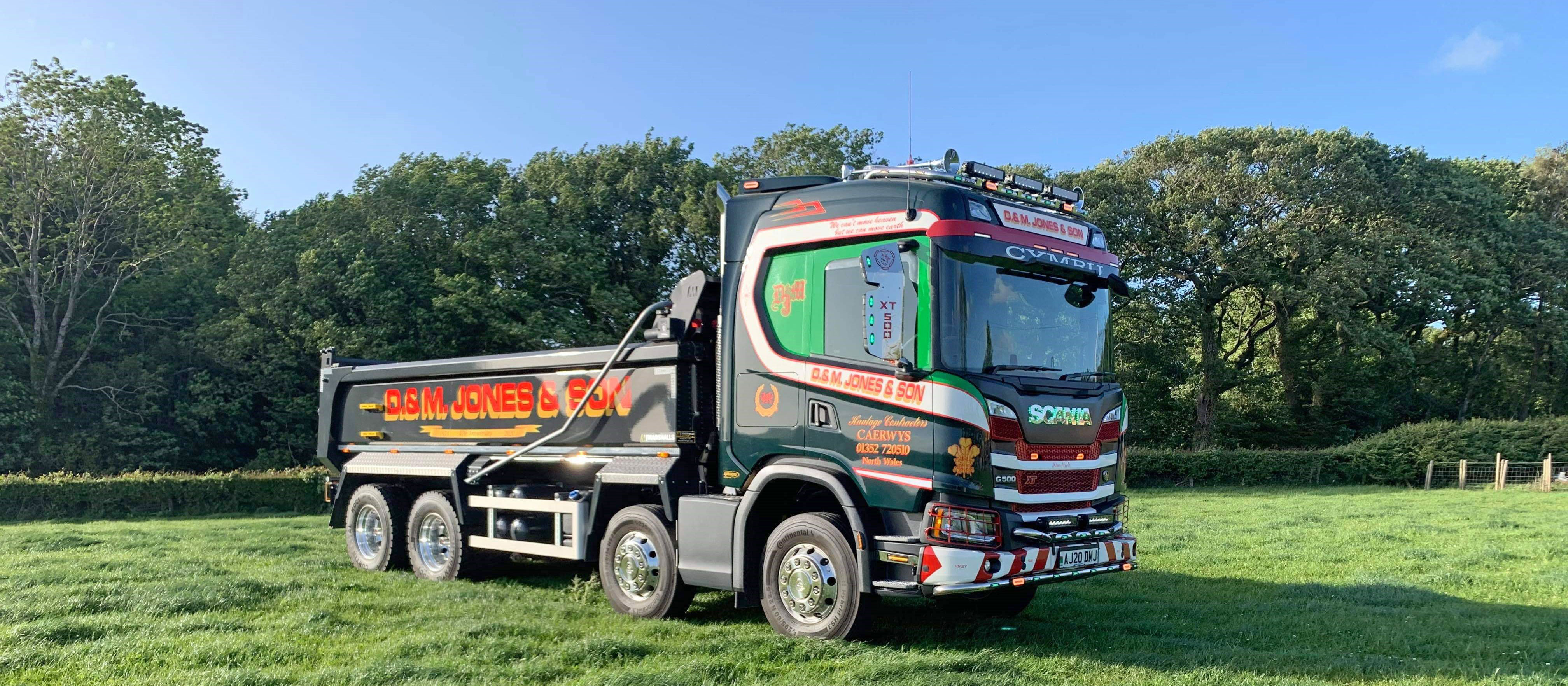 Tremendous Scania tipper trucks grab attention | Scania Group