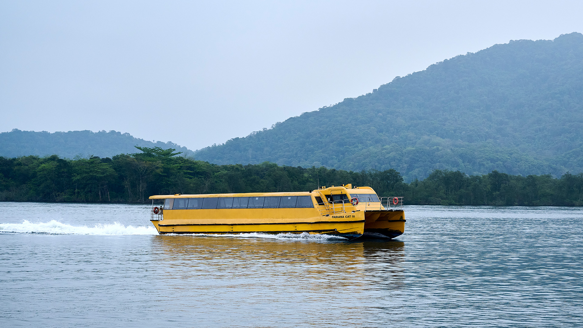 Fast catamarans with Scania engines in Latin America’s largest port ...