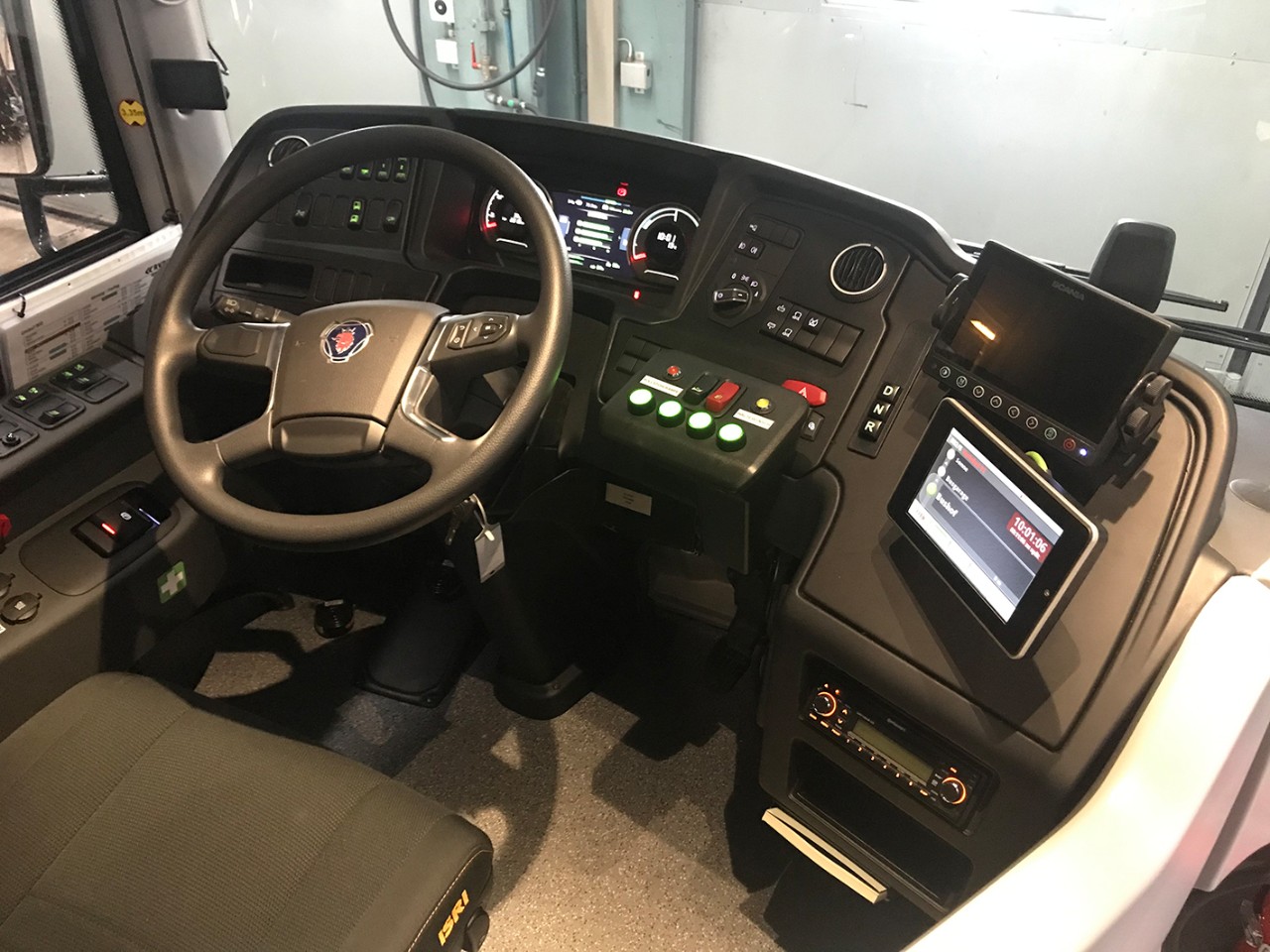 Erster vollelektrischer Scania-Bus bei den RVBW im Einsatz | Scania Schweiz