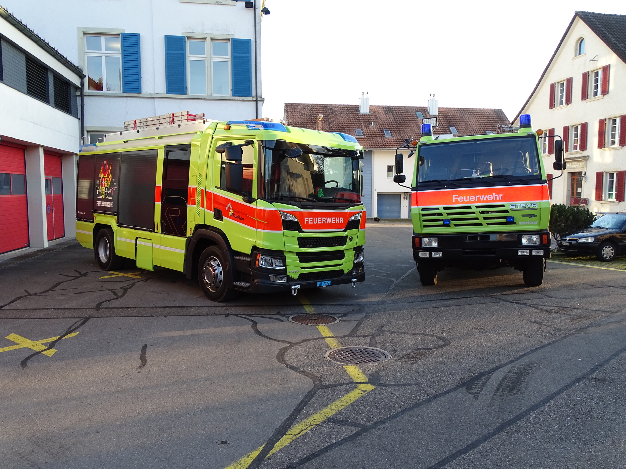 Nouveau fourgon tonne-pompe ultra-moderne pour les pompiers de Bubikon ...