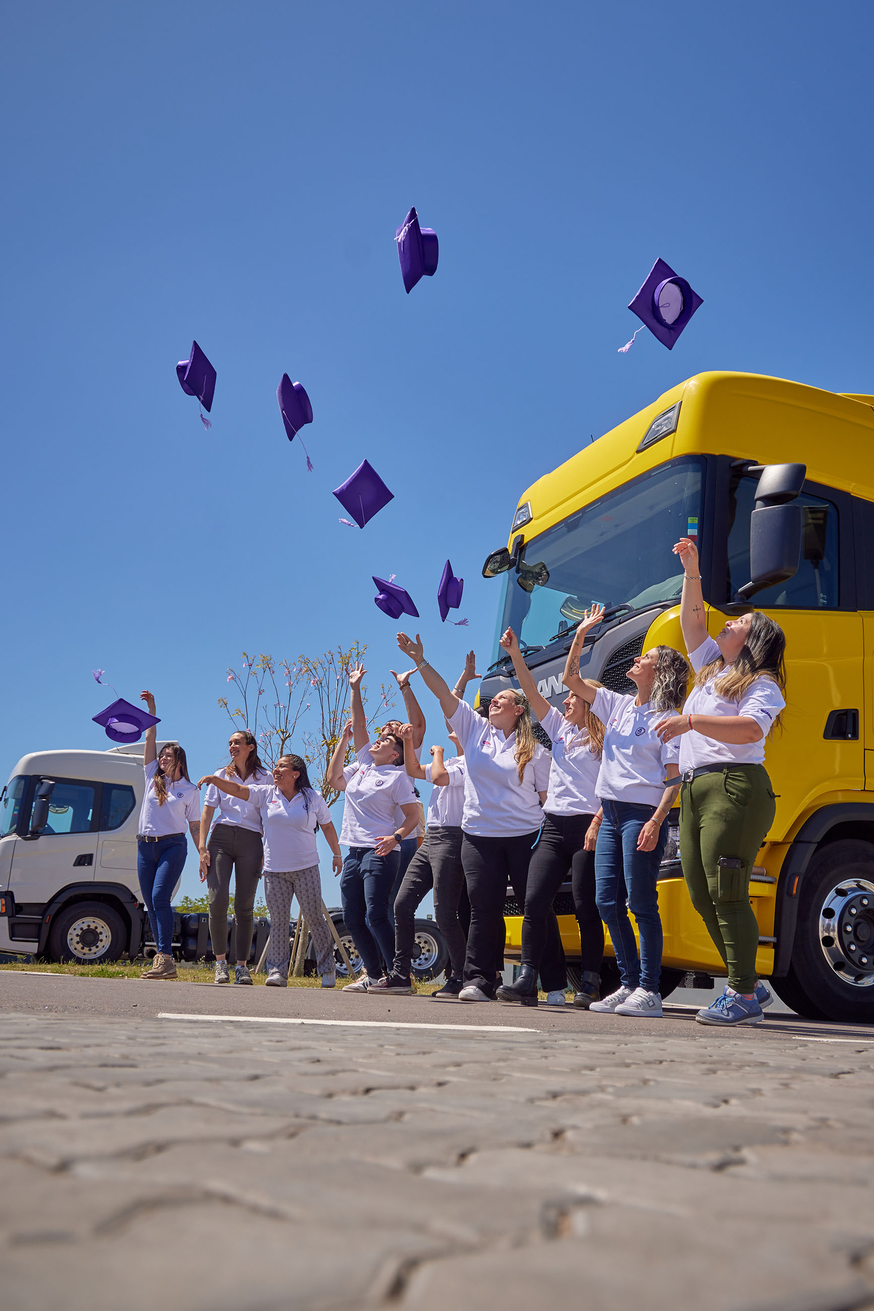 NUEVAS CONDUCTORAS EGRESADAS DEL PROGRAMA DE SCANIA | Scania Argentina