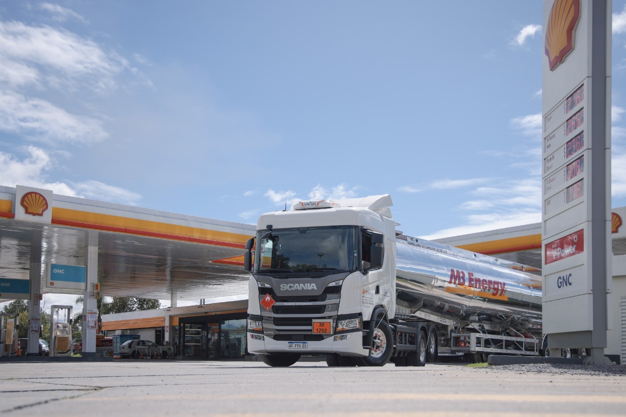 CAMIONES SCANIA A GNC, IDEALES PARA TRANSPORTAR COMBUSTIBLE | Scania Argentina