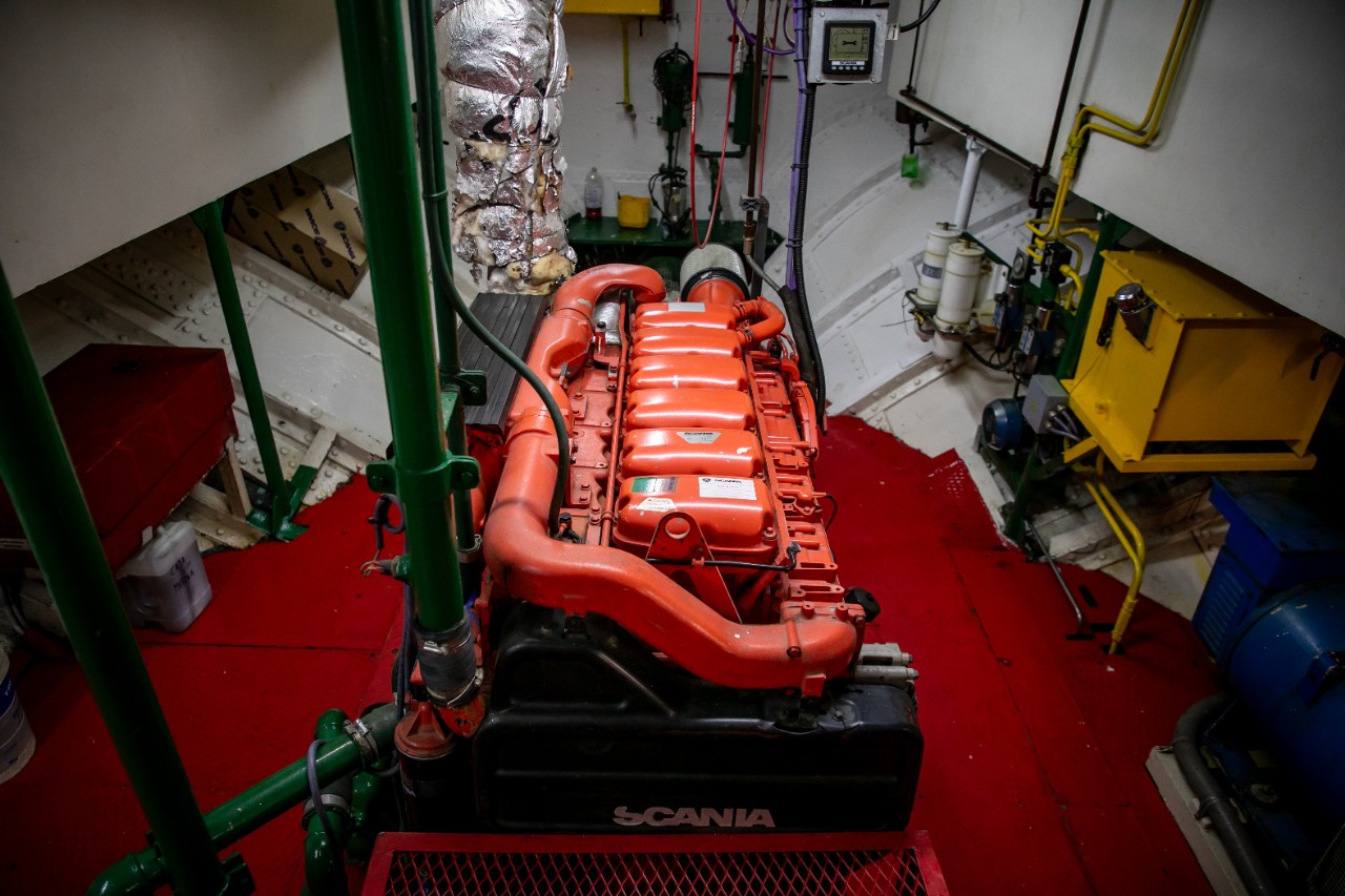 POTENCIA EFICIENTE PARA PROPULSIÓN Y GENERACIÓN DE ENERGÍA EN EL RÍO ...