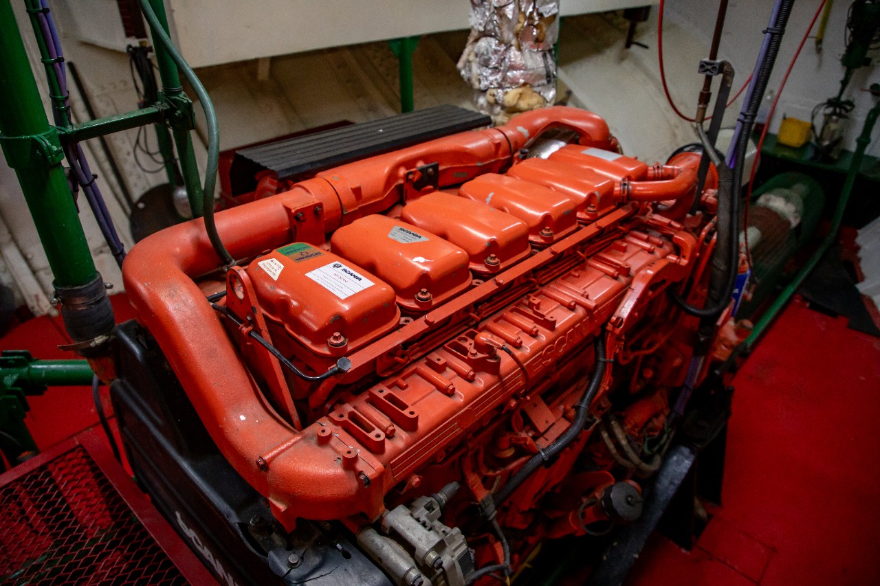 POTENCIA EFICIENTE PARA PROPULSIÓN Y GENERACIÓN DE ENERGÍA EN EL RÍO ...