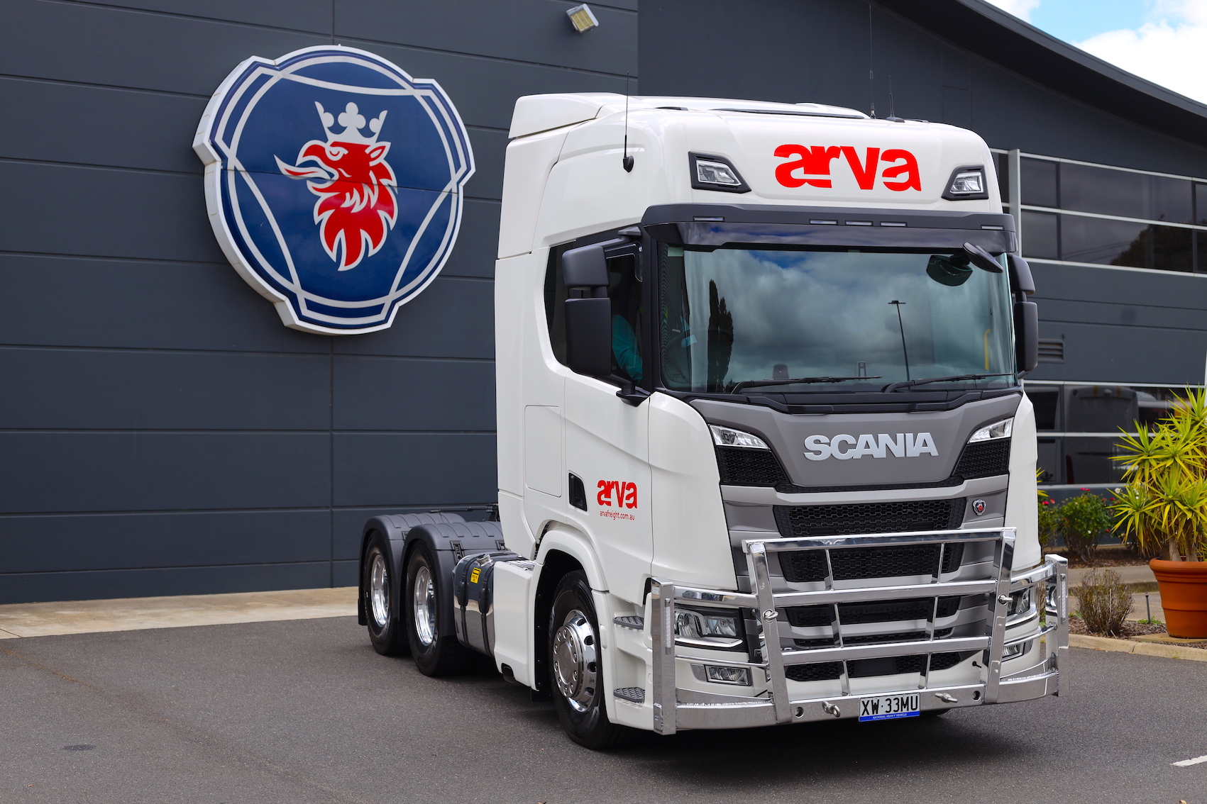 Premium trucks for a premium service provider | Scania Australia