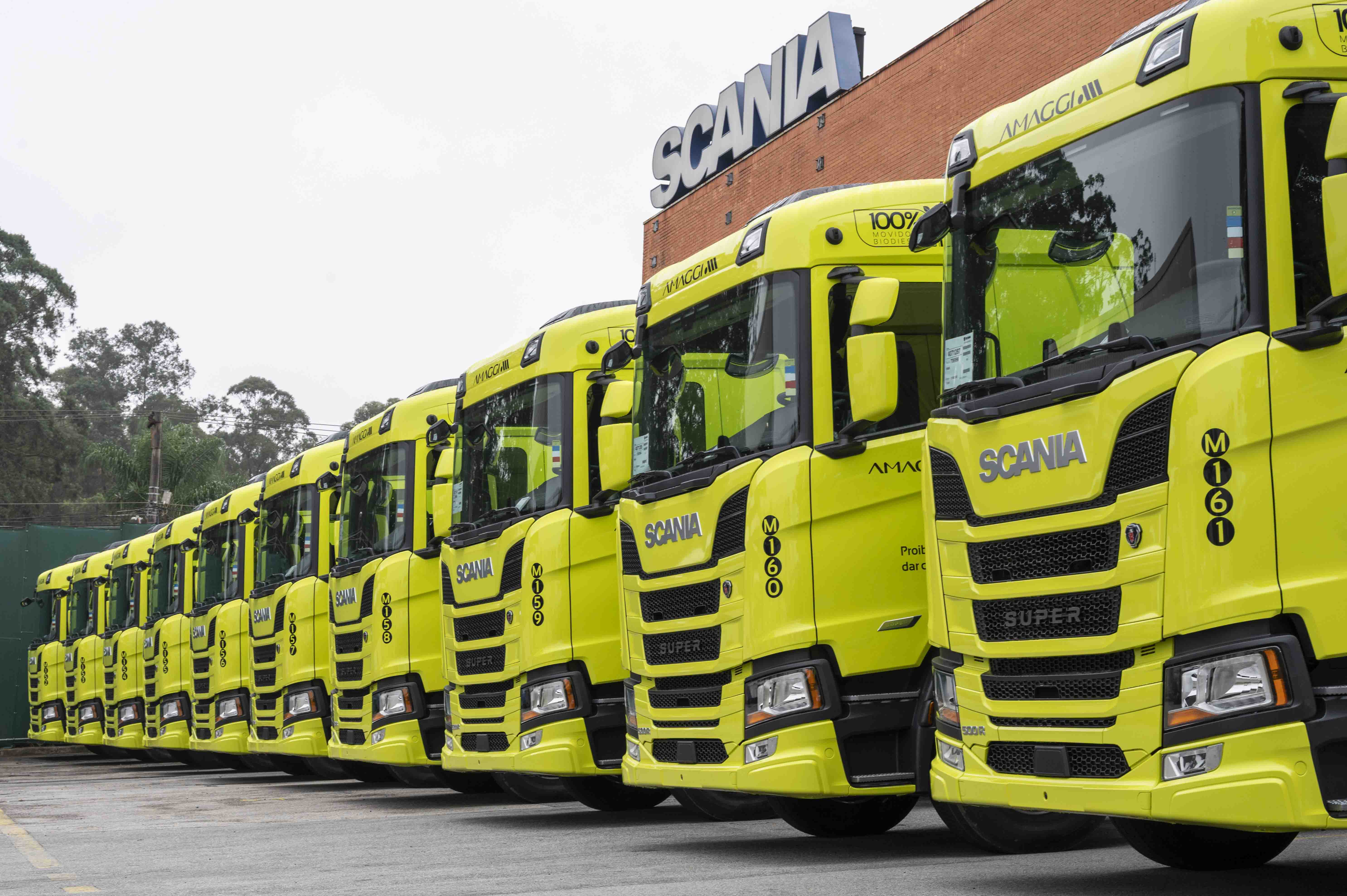 AMAGGI recebe primeiros caminhões movidos a B100 na fábrica da Scania ...