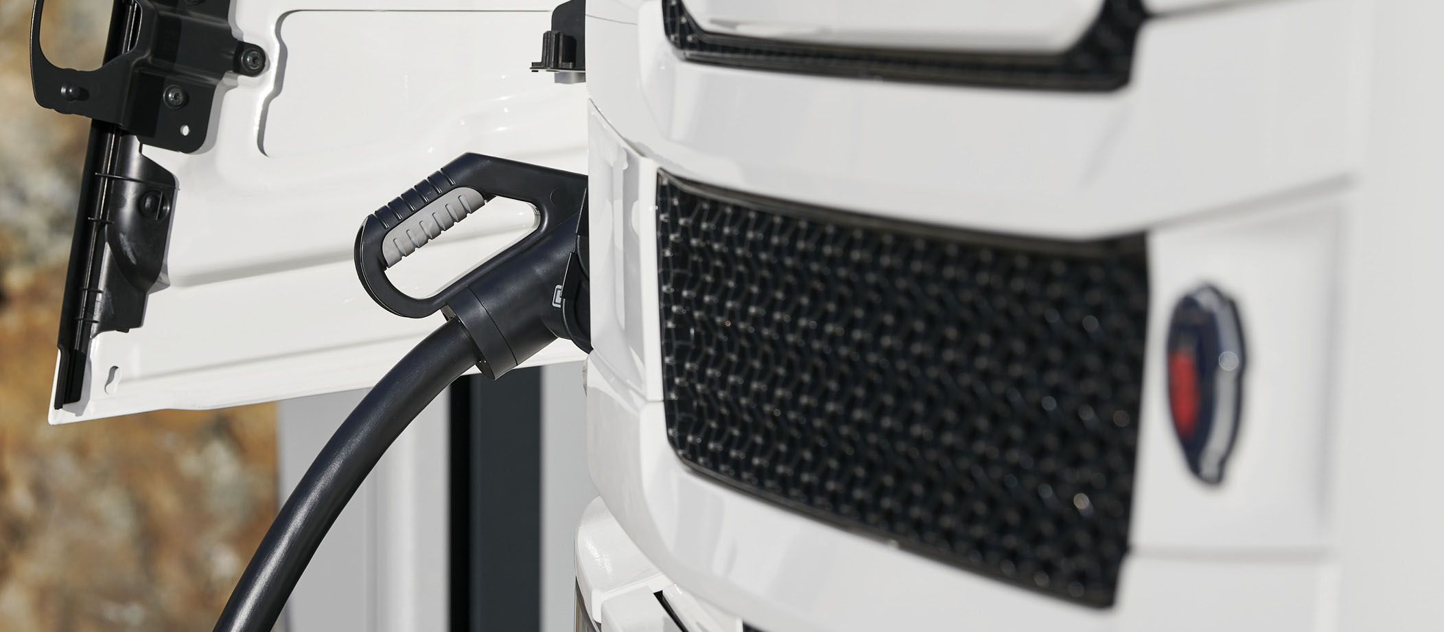La recharge publique en toute simplicité | Scania Suisse