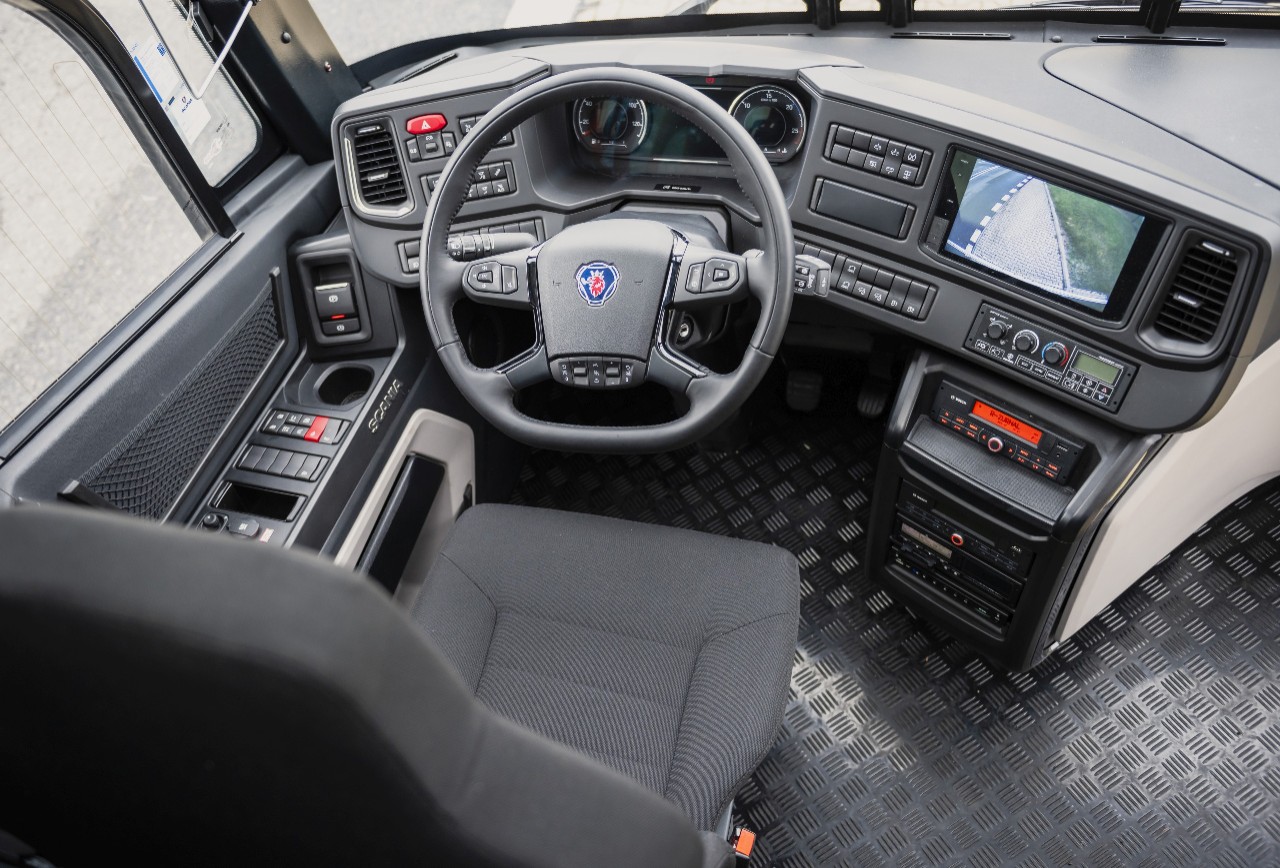 Scania pokračuje v předávkách vozidel Armádě ČR: Vojenský vozový park ...