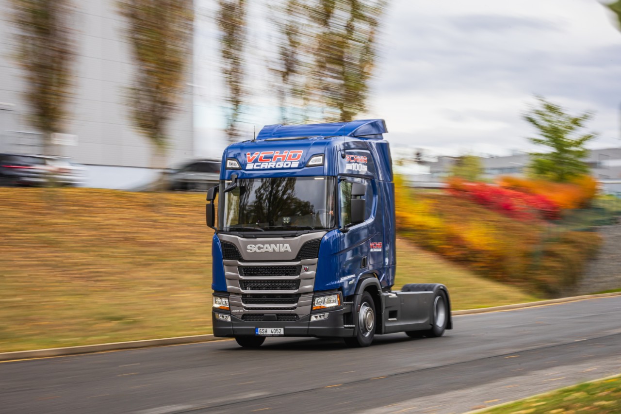 Jubilejní stá Scania pro společnost VCHD Cargo a.s. | Scania Česká ...