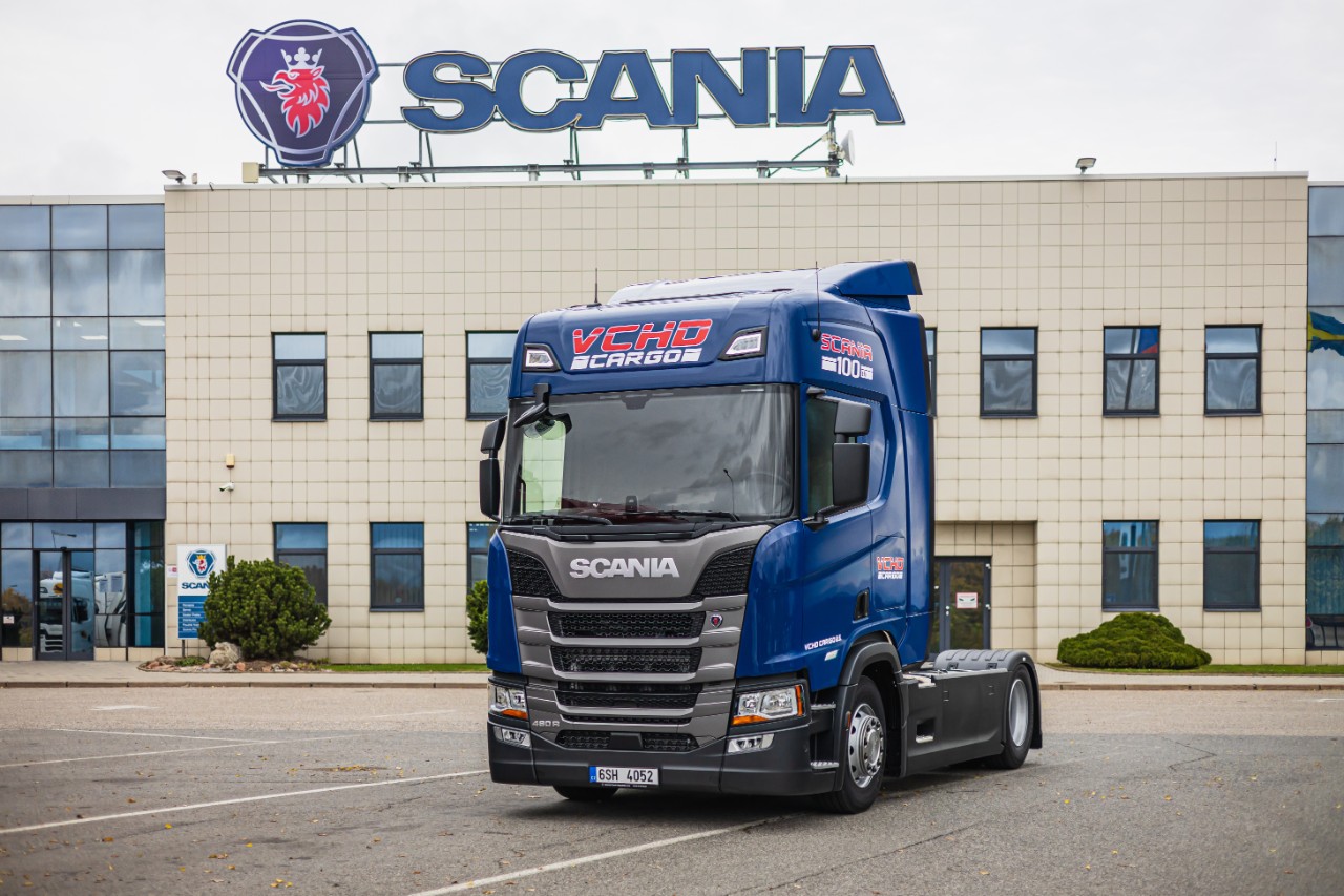 Jubilejní stá Scania pro společnost VCHD Cargo a.s. | Scania Česká ...