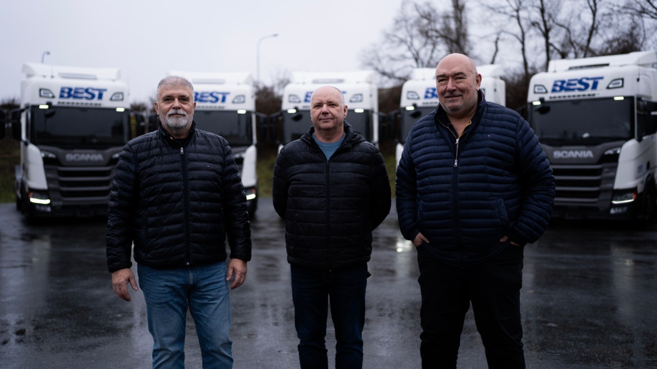 Společnost ČSAD Brno-Černovice, a.s. přebírá flotilu nových Scanií ...