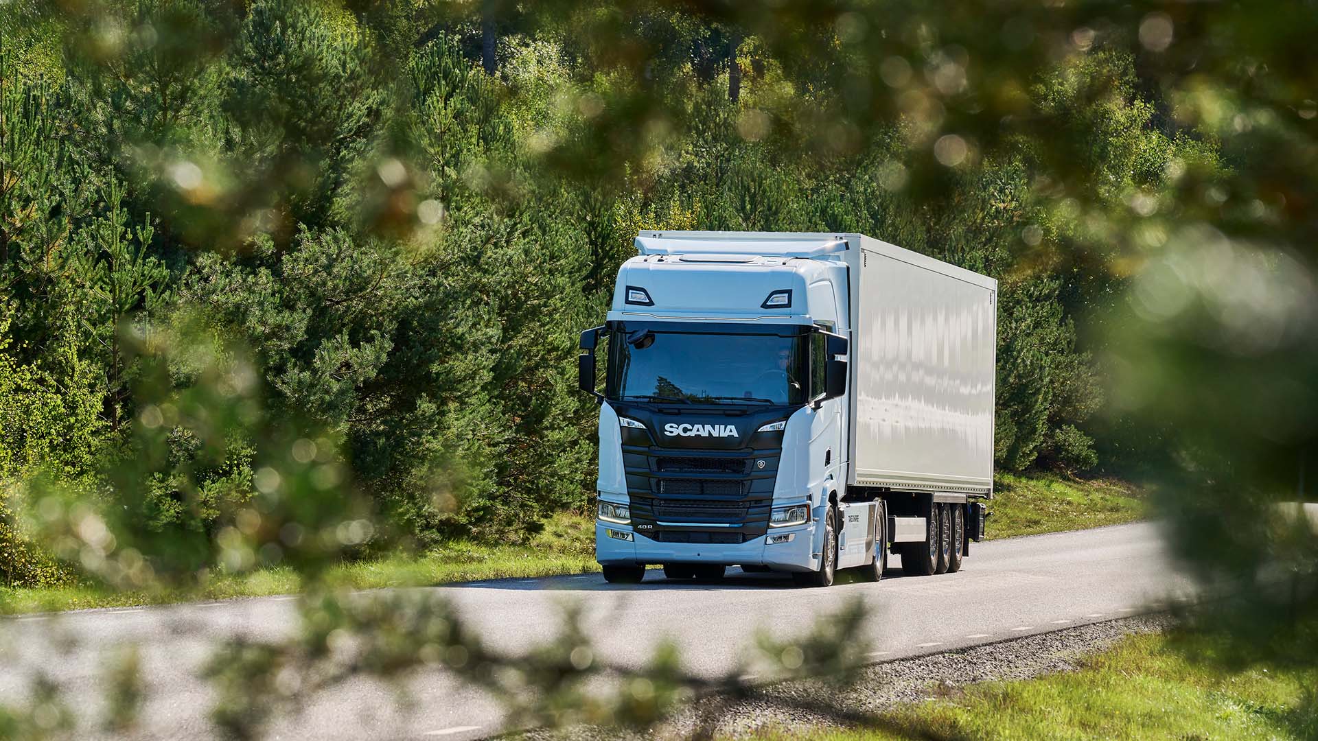 Karista ennakkoluulosi sähkörekoista | Scania Suomi