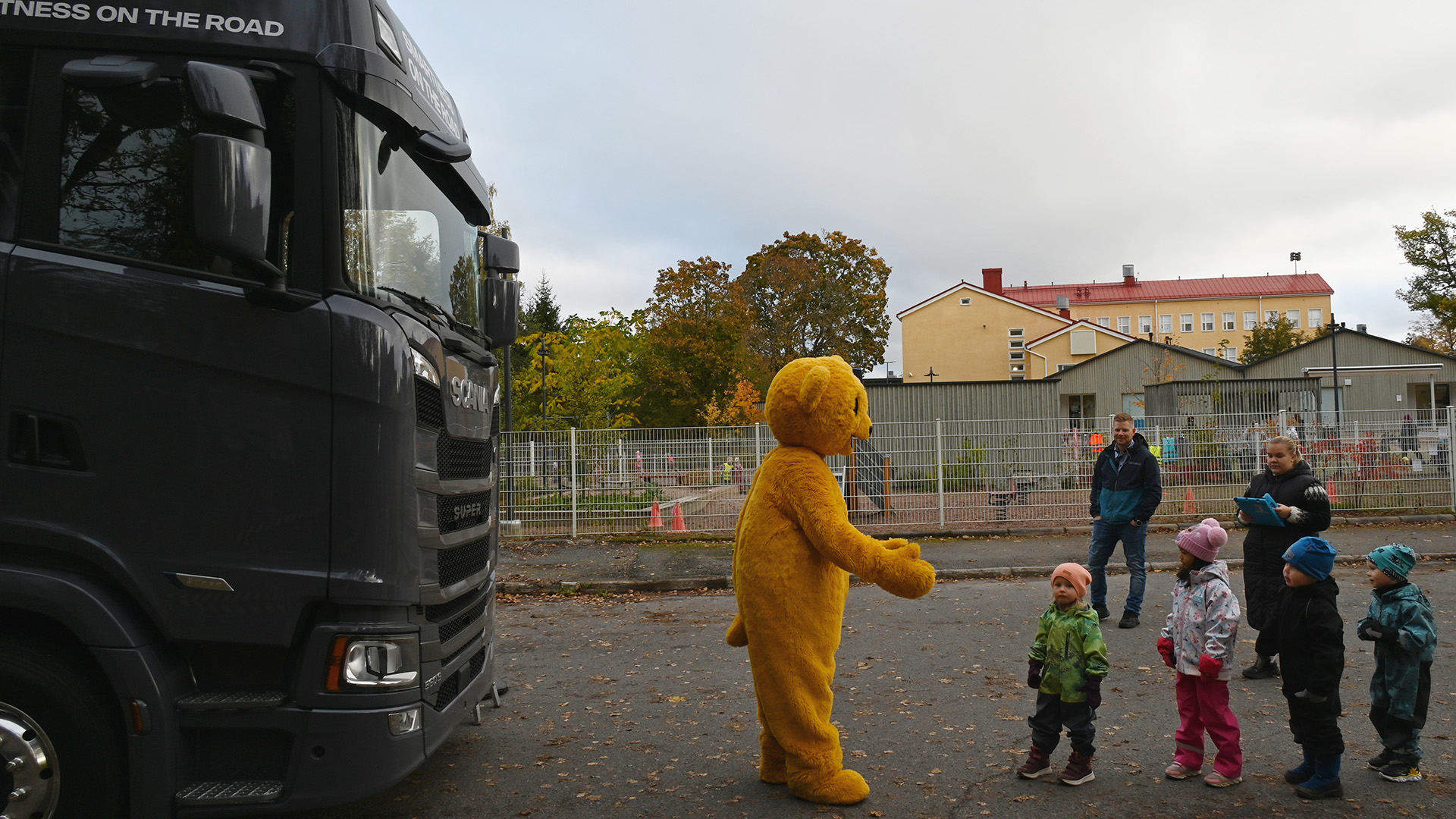 Liikennekasvatuspäivä lapsille | Scania Suomi
