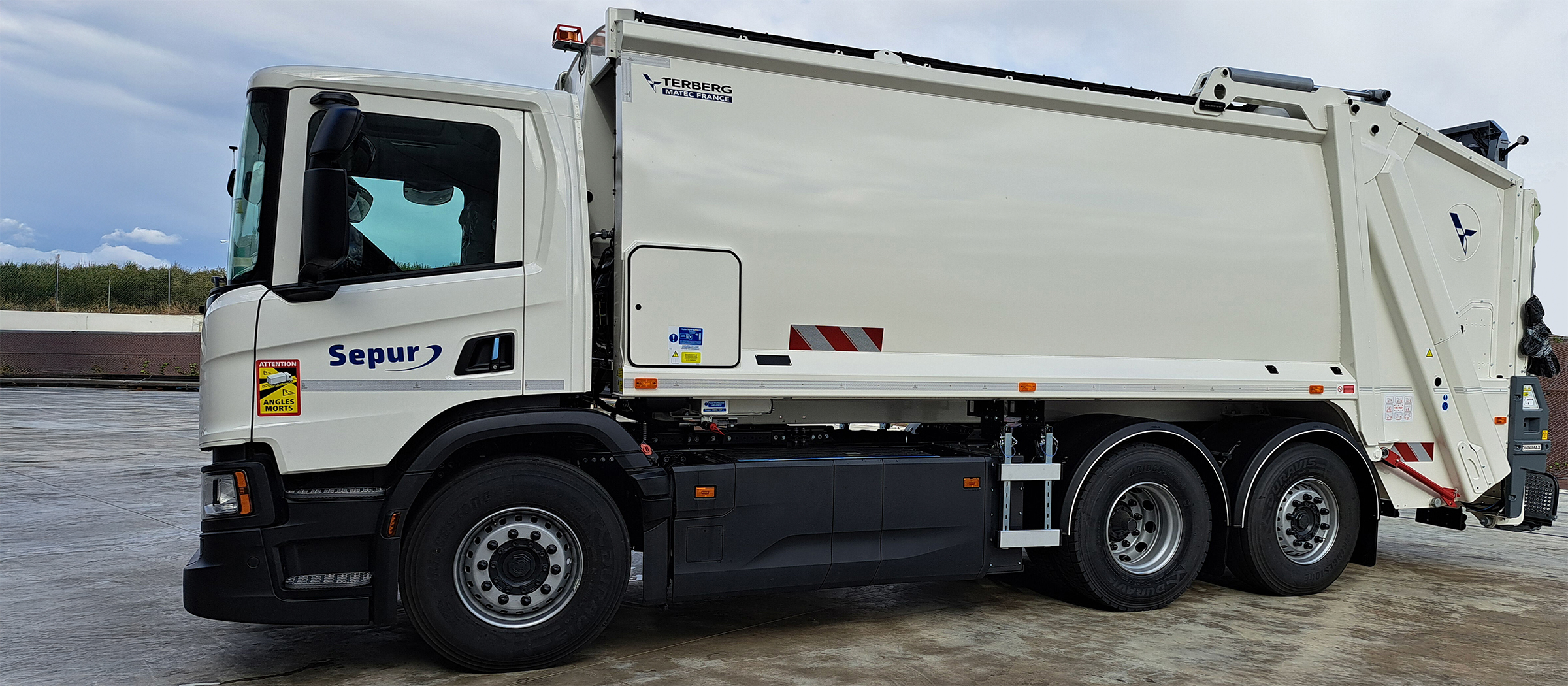 Scania France livre 41 BOM électriques à Sepur | Scania France