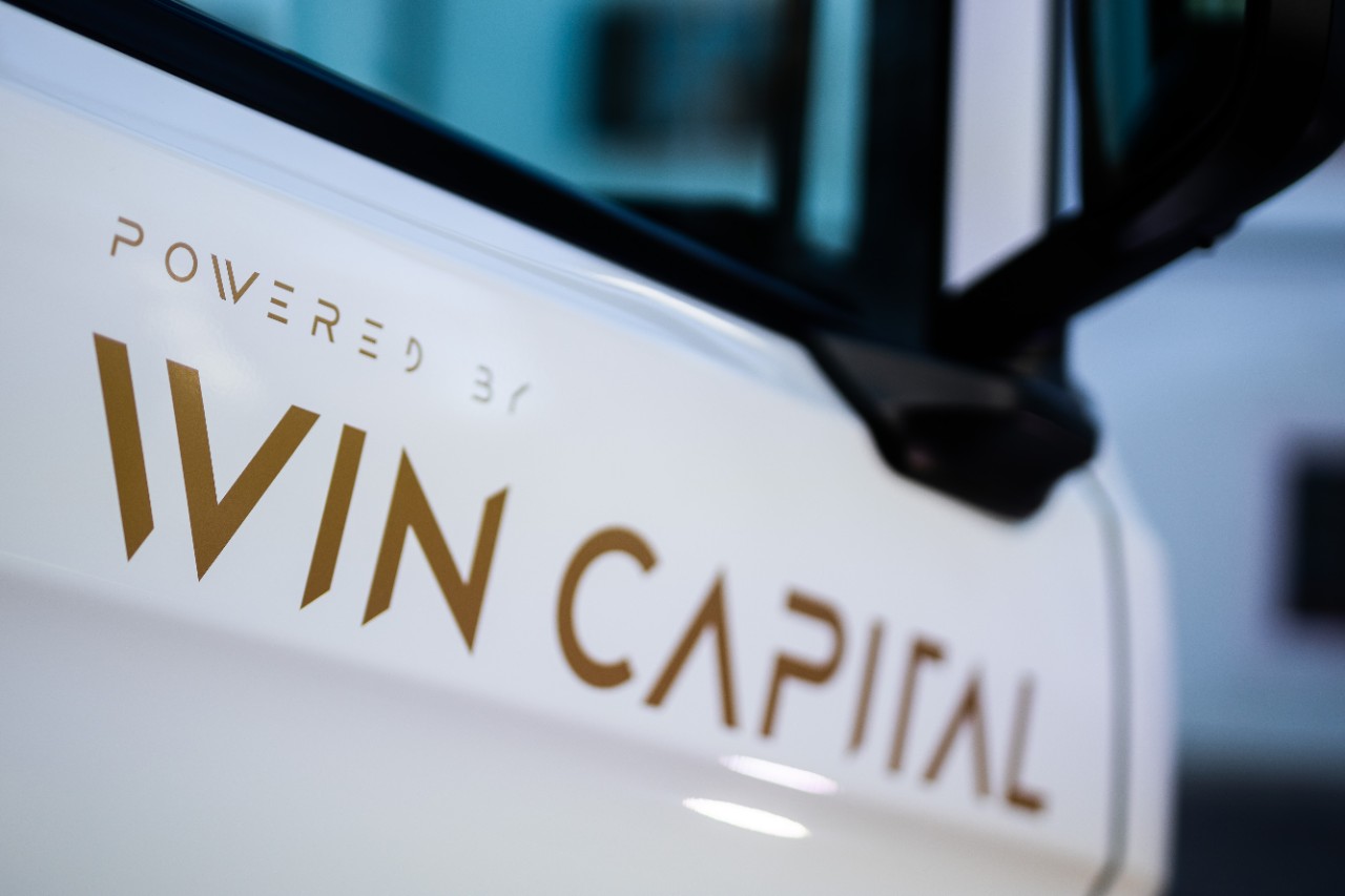 A WIN Capital Kft. ünnepélyesen átvette Magyarország első teljesen ...