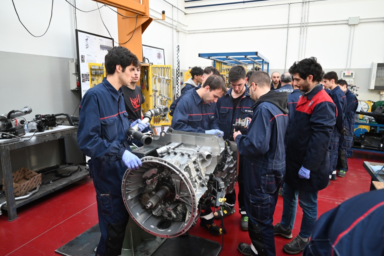 Officina Scania dei Tecnici del Futuro prima edizione | Scania Italia