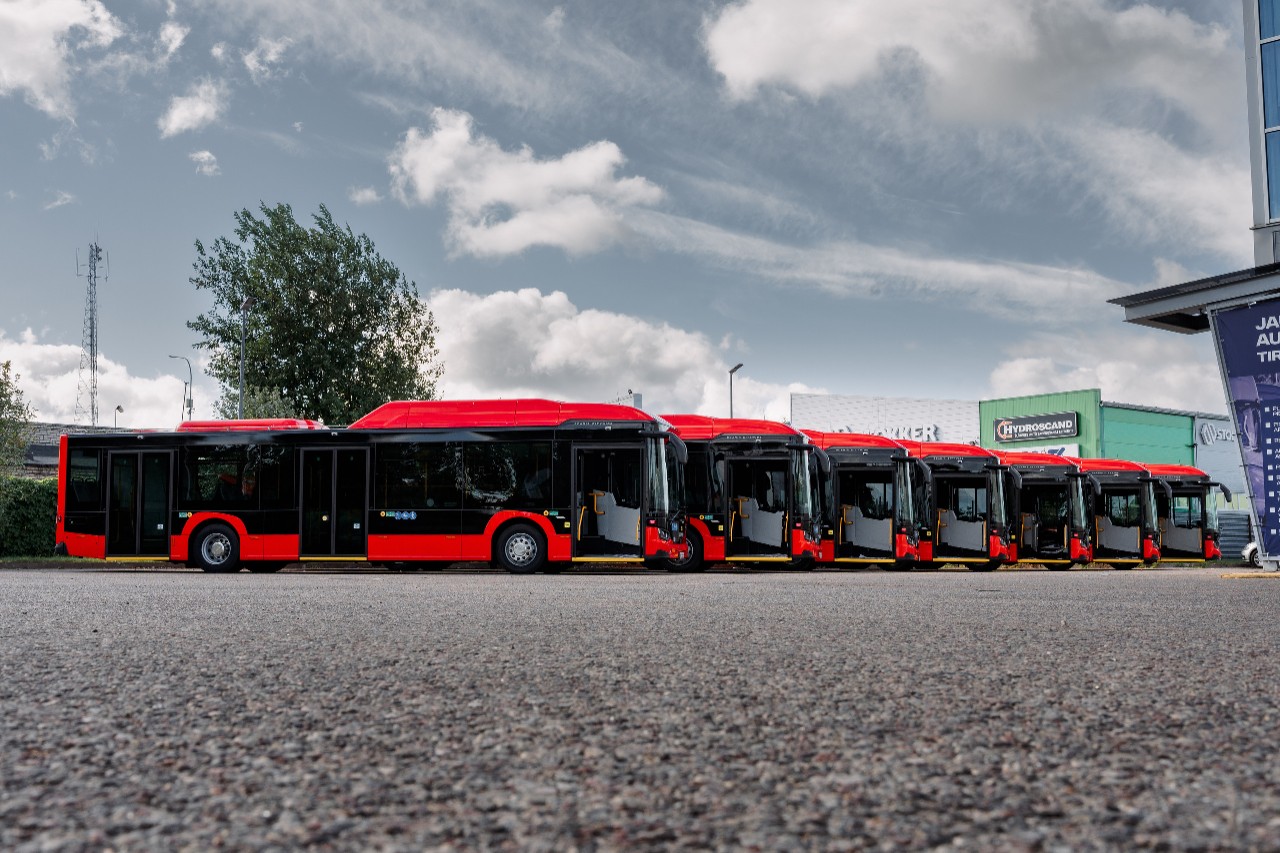 Scania Latvia piegādā 20 saspiestās gāzes autobusus uzņēmumam AS ...