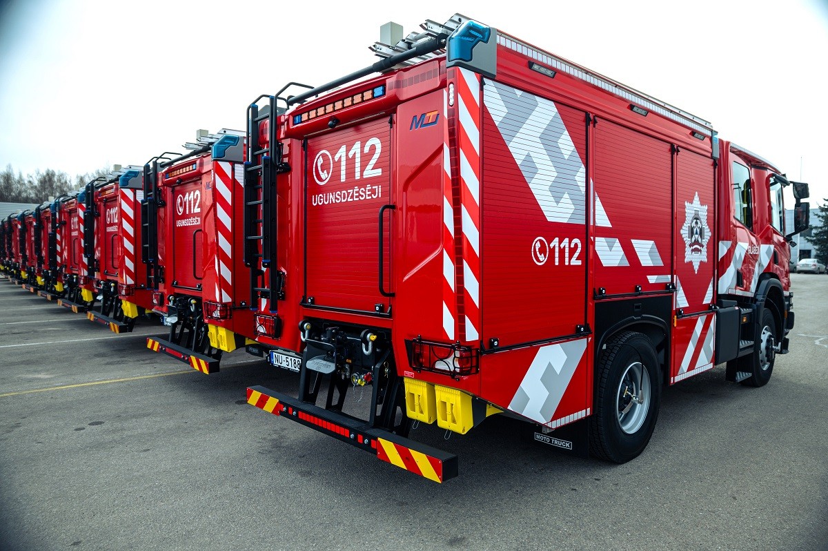 VUGD saņem pirmās no kopumā 58 Scania ugunsdzēsības autocisternām ...