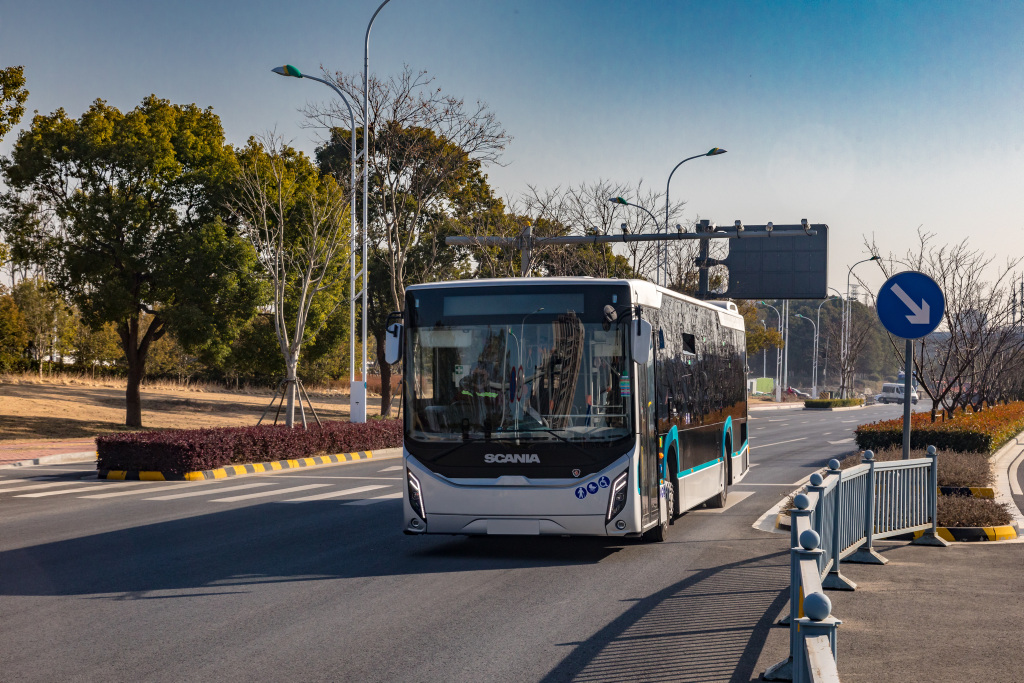 Buses and coaches for urban transport operations | Scania Group