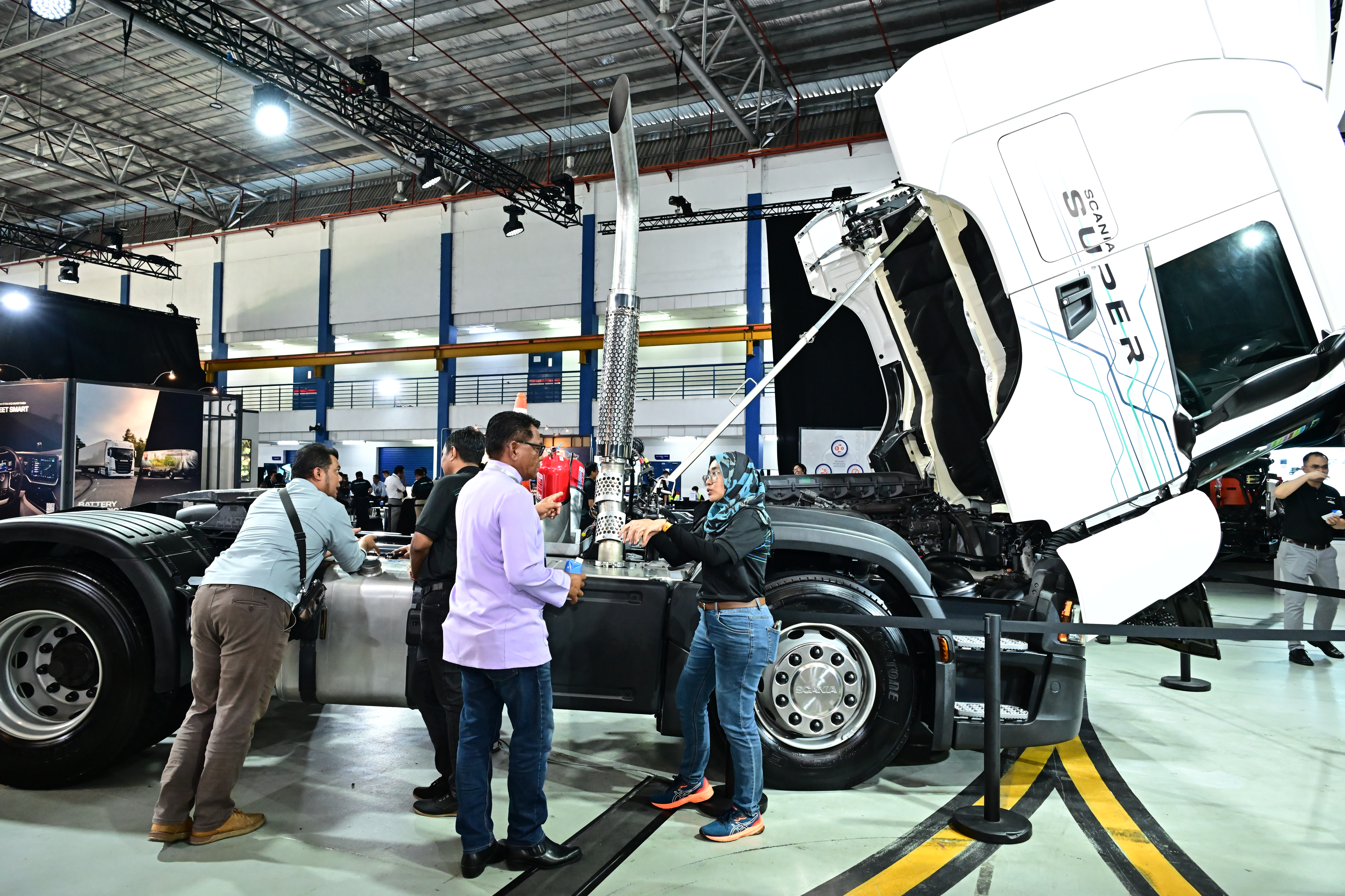SCANIA LAUNCHES SUPER TRUCK, NEW BUS GENERATION & DRIVER APP | Scania ...