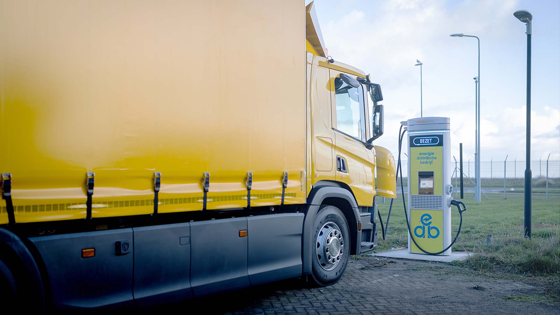 Koninklijke Marine neemt eerste elektrische Scania in gebruik | Scania Nederland