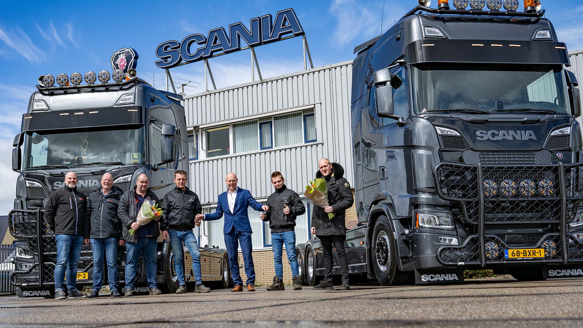 Mulder maakt statement met twee keer Scania 770S V8 6x2 | Scania Nederland