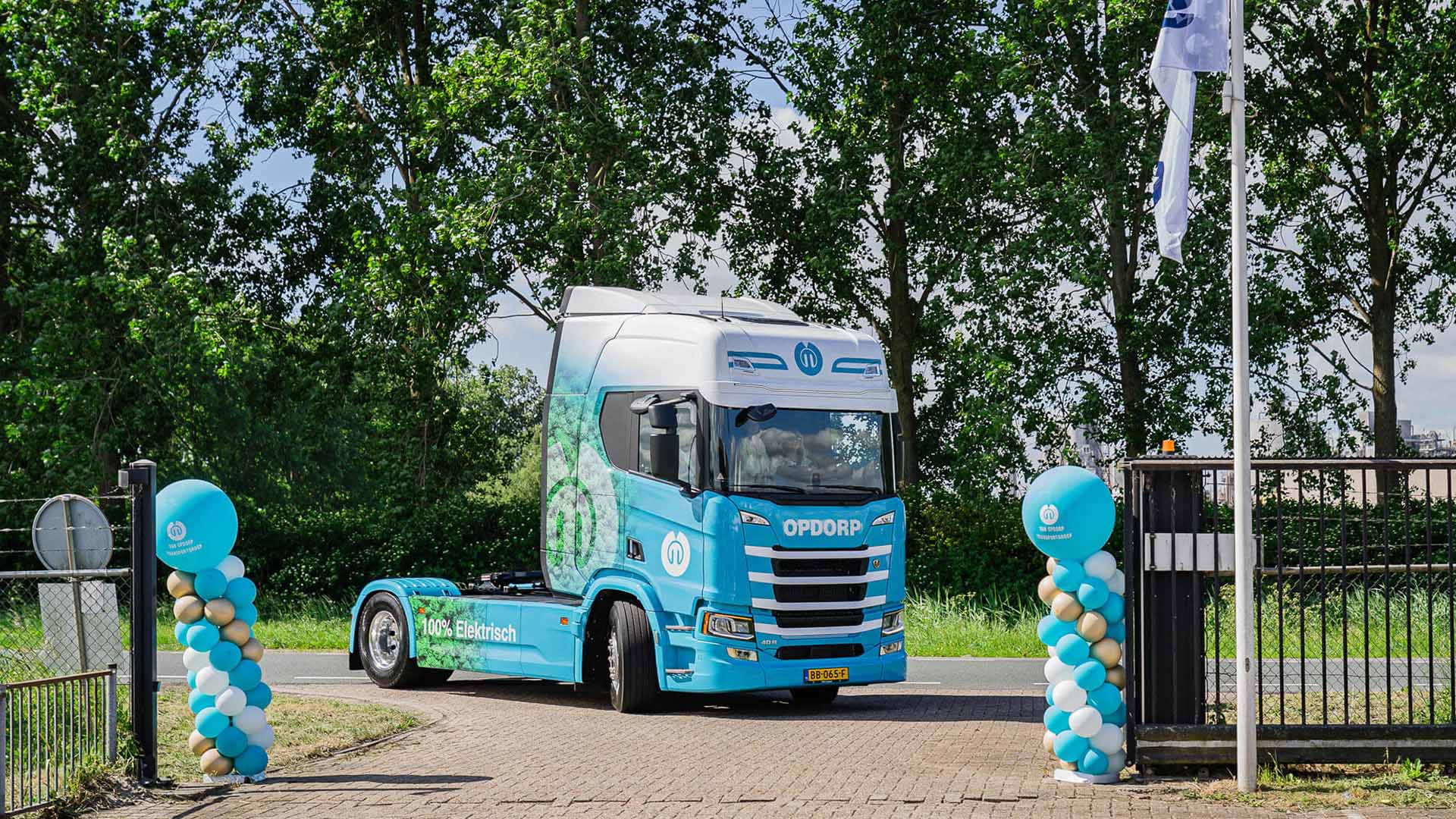 Van Opdorp Transport neemt eerste elektrische Scania trekker in gebruik ...