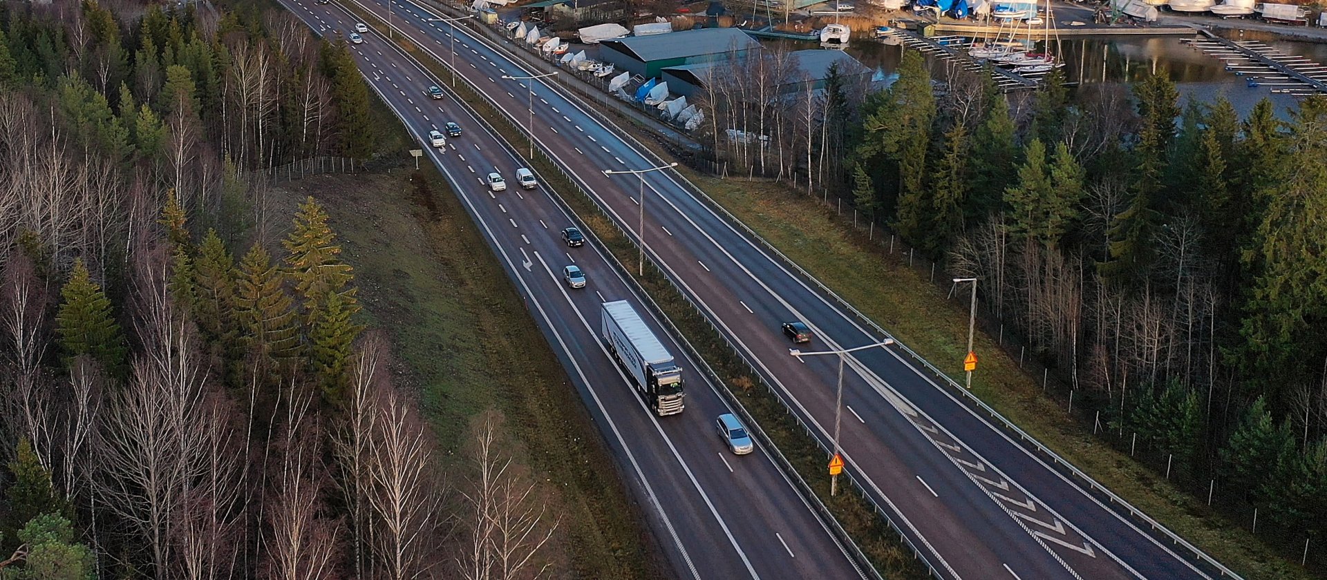 Scania wins approval to expand route tests of autonomous trucks ...