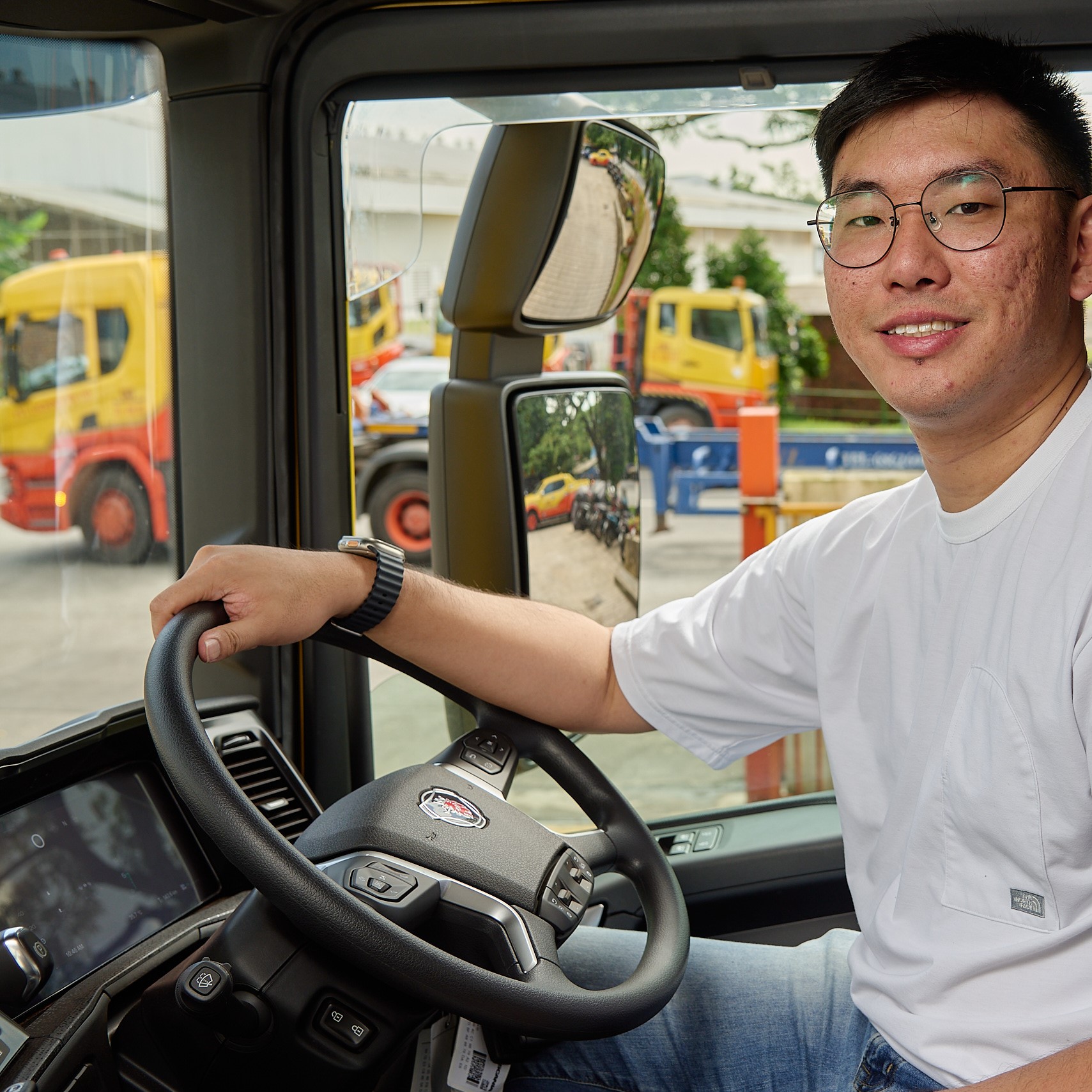 SNL IS THE FIRST CUSTOMER IN SINGAPORE TO RECEIVE A SMART & SAFE TRUCK ...