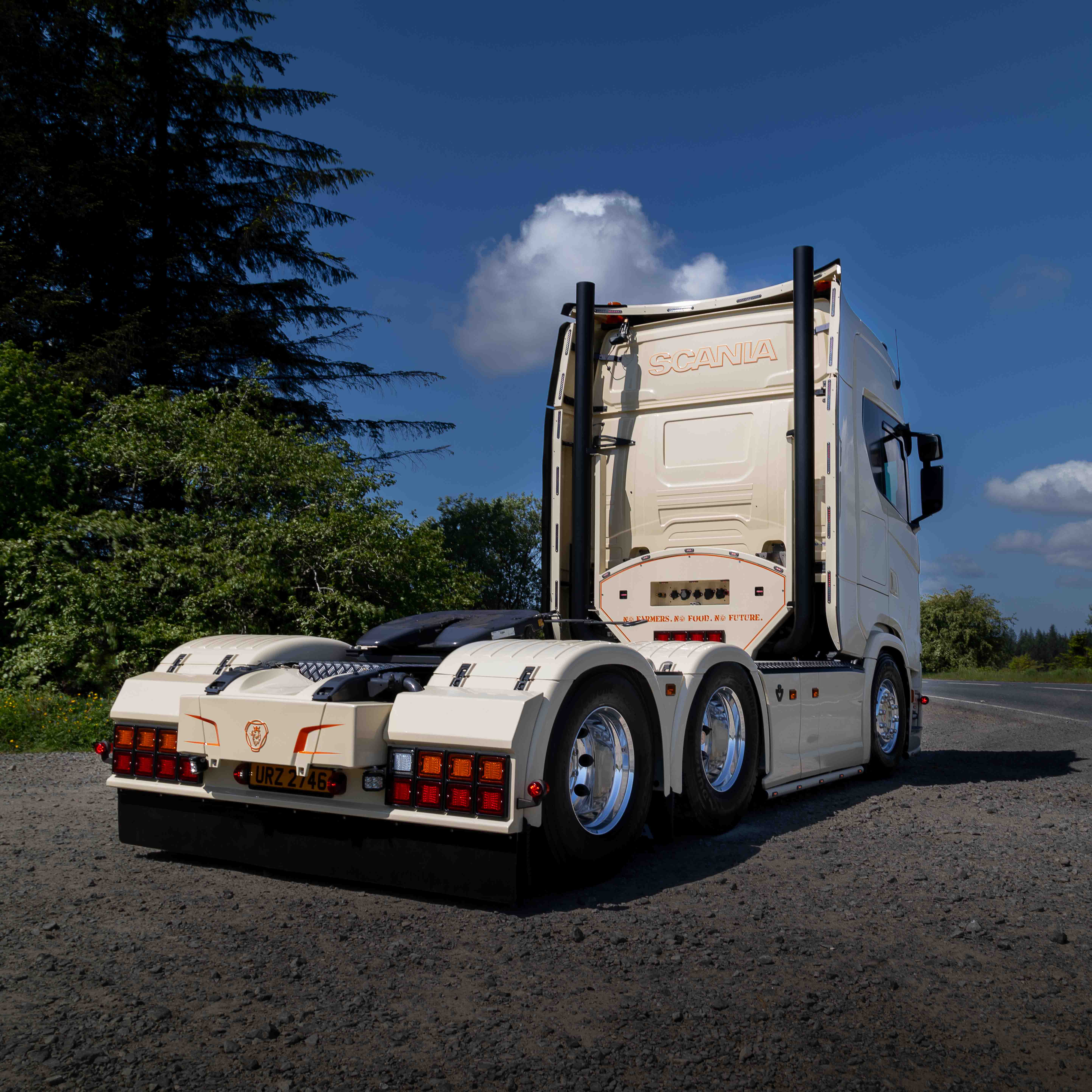 GRASSMEN plough on with Scania Financial Services | Scania UK Finance