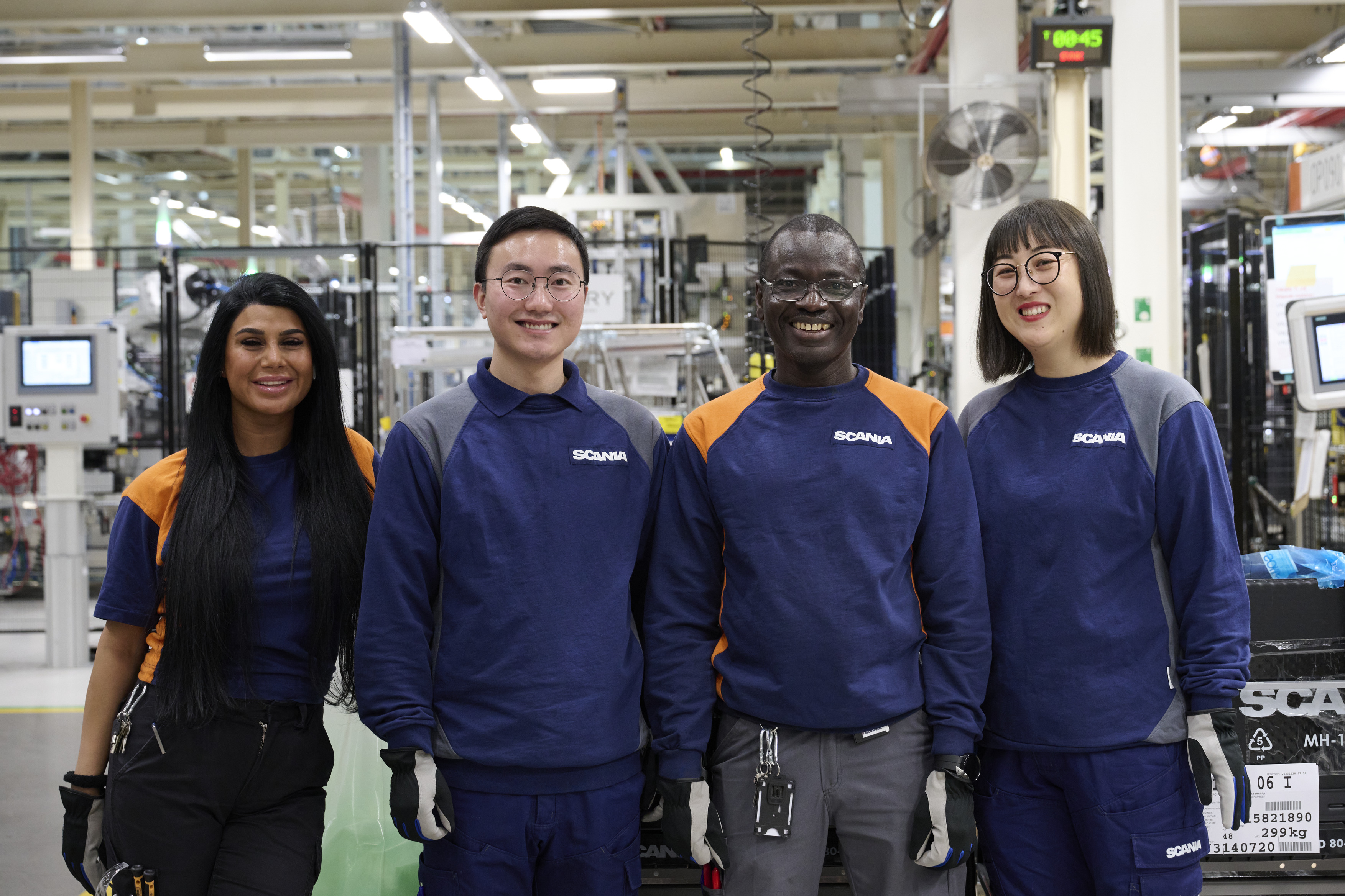 Meet our employees | Scania Asia