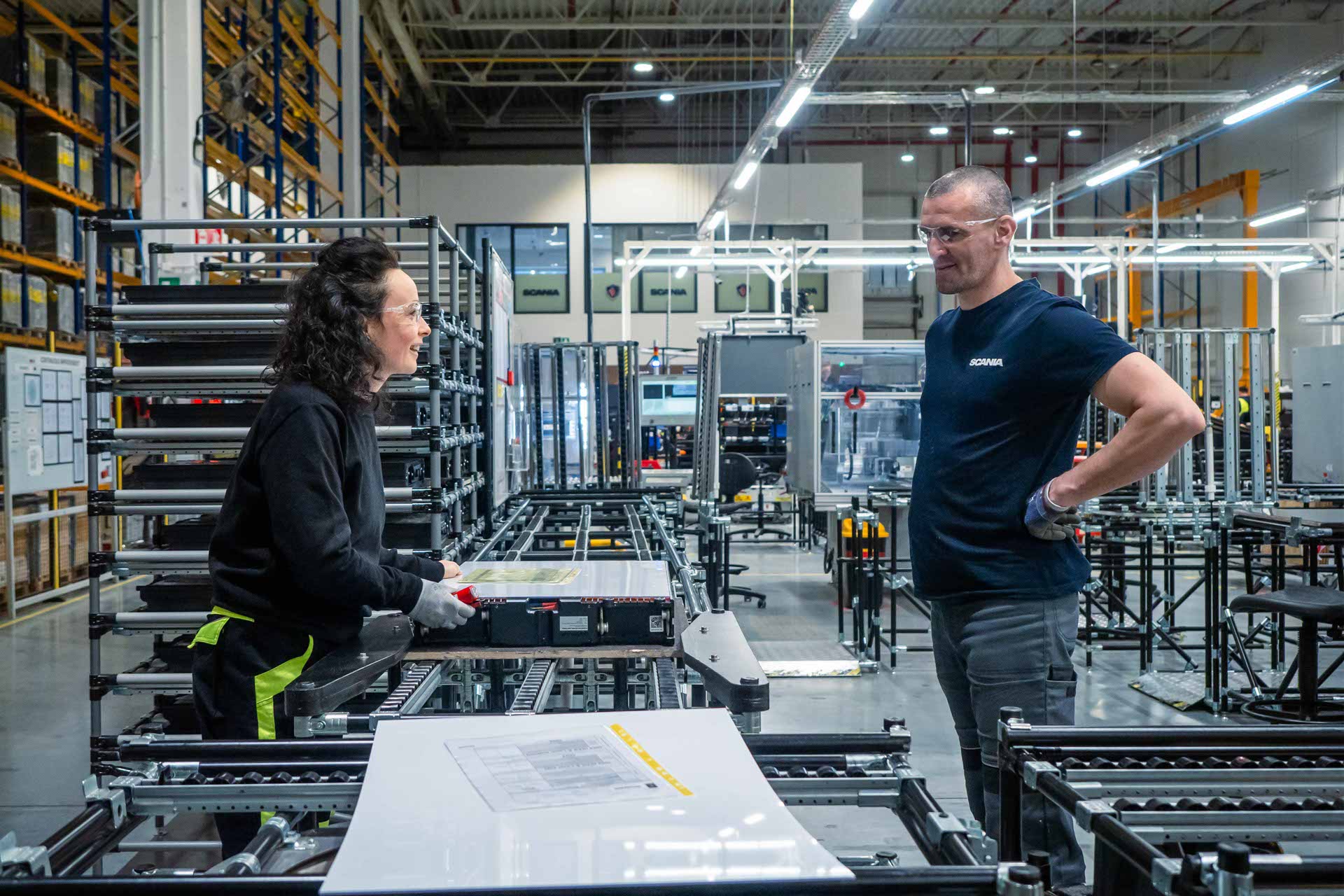 Contact us | Scania Industrial batteries
