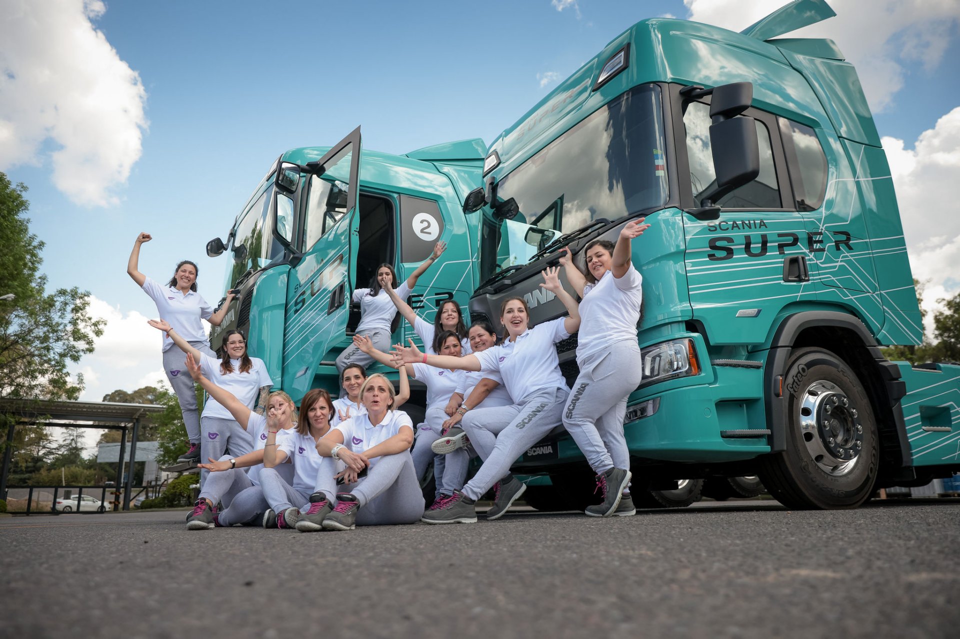 SCANIA ABRE LA INSCRIPCIÓN AL PROGRAMA QUE CONVIERTE A MUJERES EN ...