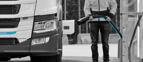 Megawatt charging – all you need to know about MCS | Scania Global