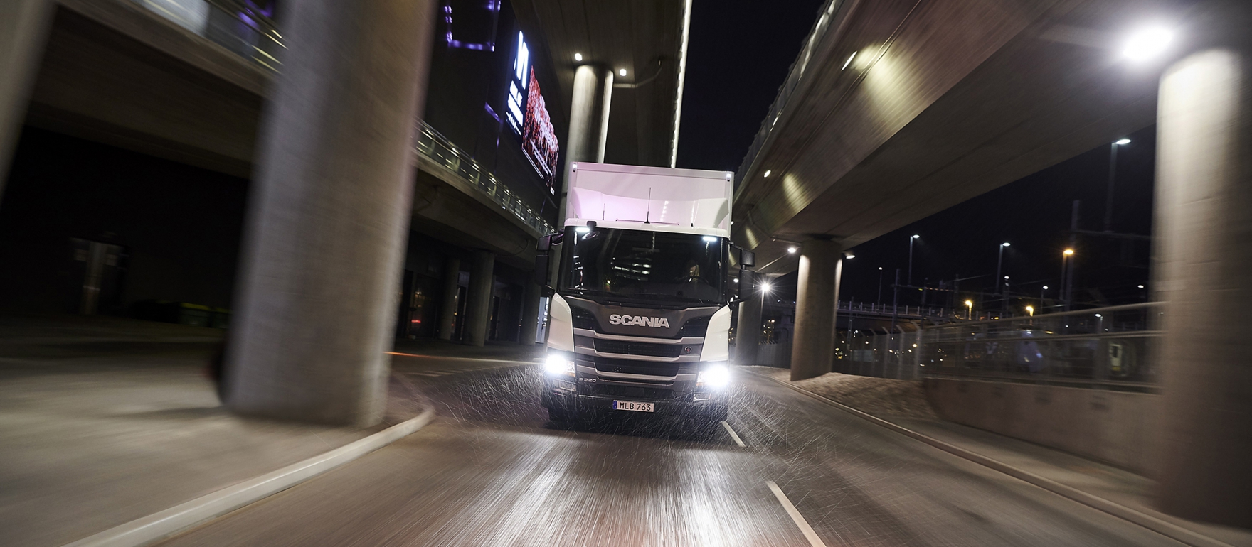 A lighter Scania distribution truck for urban transport efficiency ...