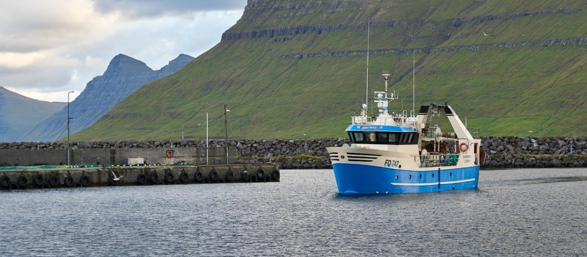 Marine auxiliary engines | Scania Global