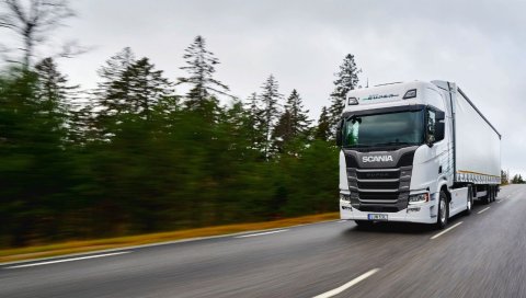 SUPER | Scania 日本