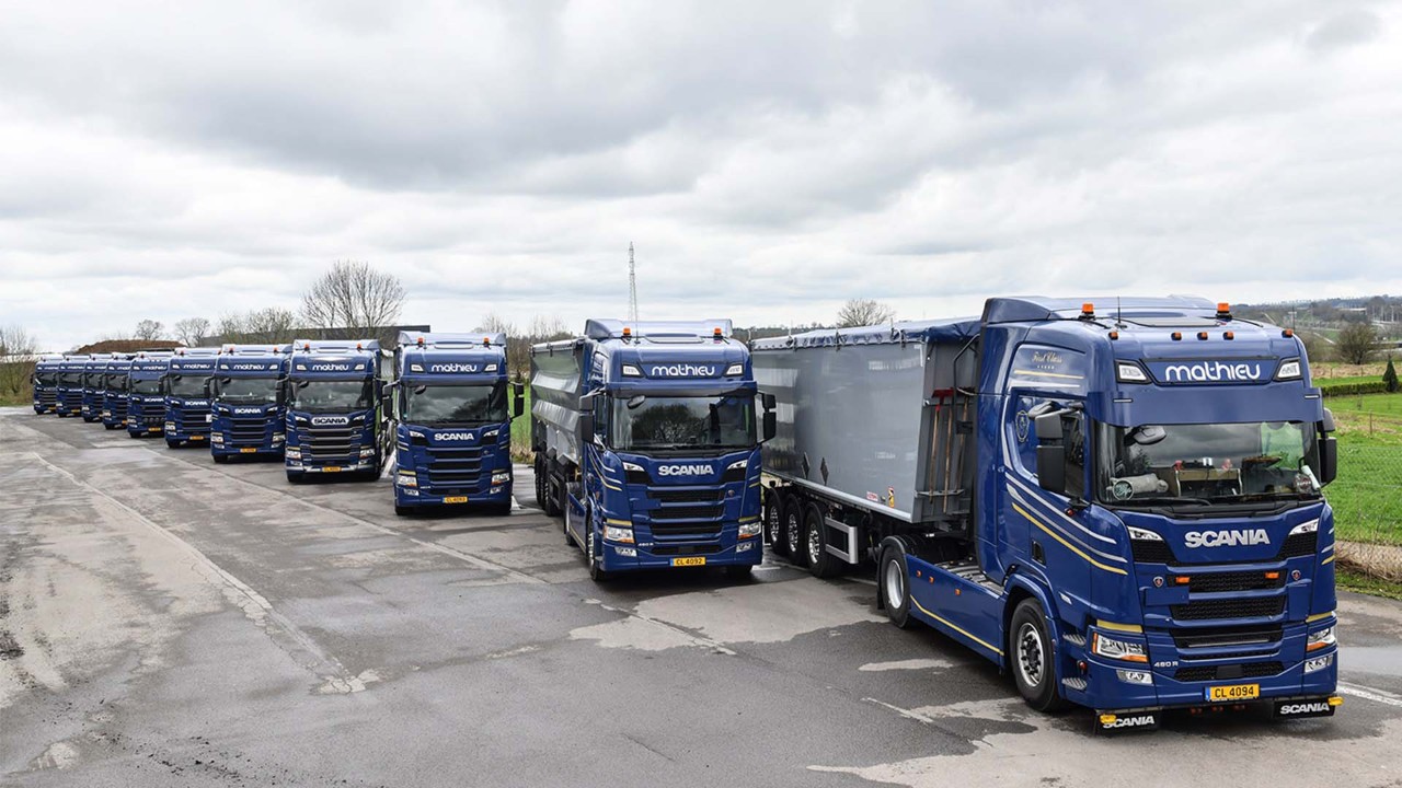 17 Scania Super 460R pour C.L.L. | Scania Luxembourg