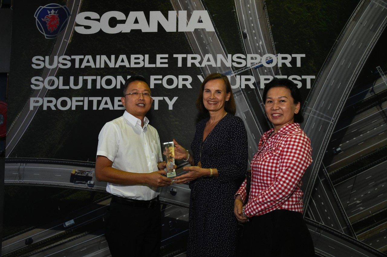 CUSTOMERS JOIN SCANIA MALAYSIA’S FAMILY DAY IN IPOH AS THEIR OWN SCANIA ...