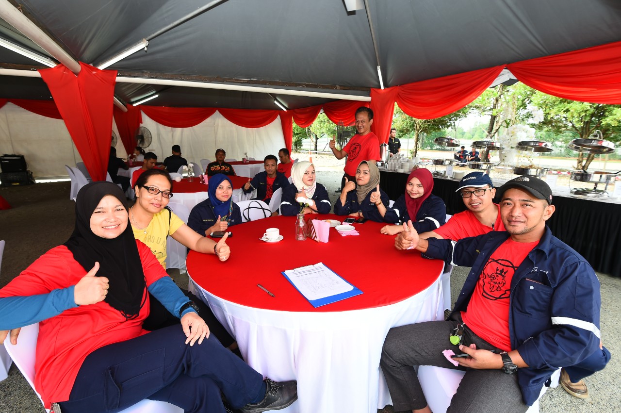 ESTABLISHED HAULAGE COMPANY ACQUIRES ADDITIONAL SCANIA VEHICLES FOR ...