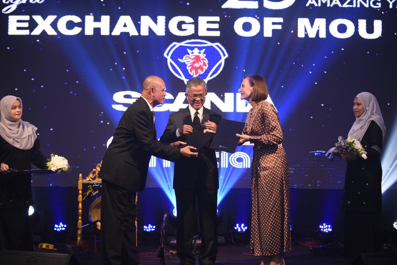 KONSORTIUM E-MUTIARA BERHAD 1ST IN ASIA TO AIM FOR REDUCTION IN CO2 ...