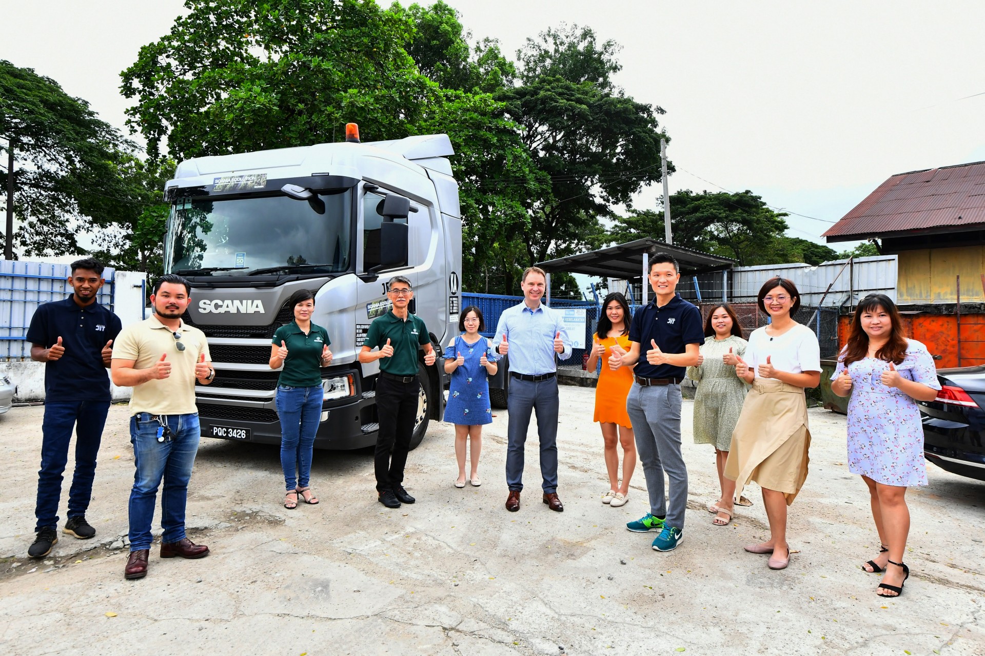 MUN LOON REDUCES CARBON FOOTPRINT THROUGH SCANIA ECOLUTION AGREEMENT WITH THREE SCANIA NTGS ON R ...