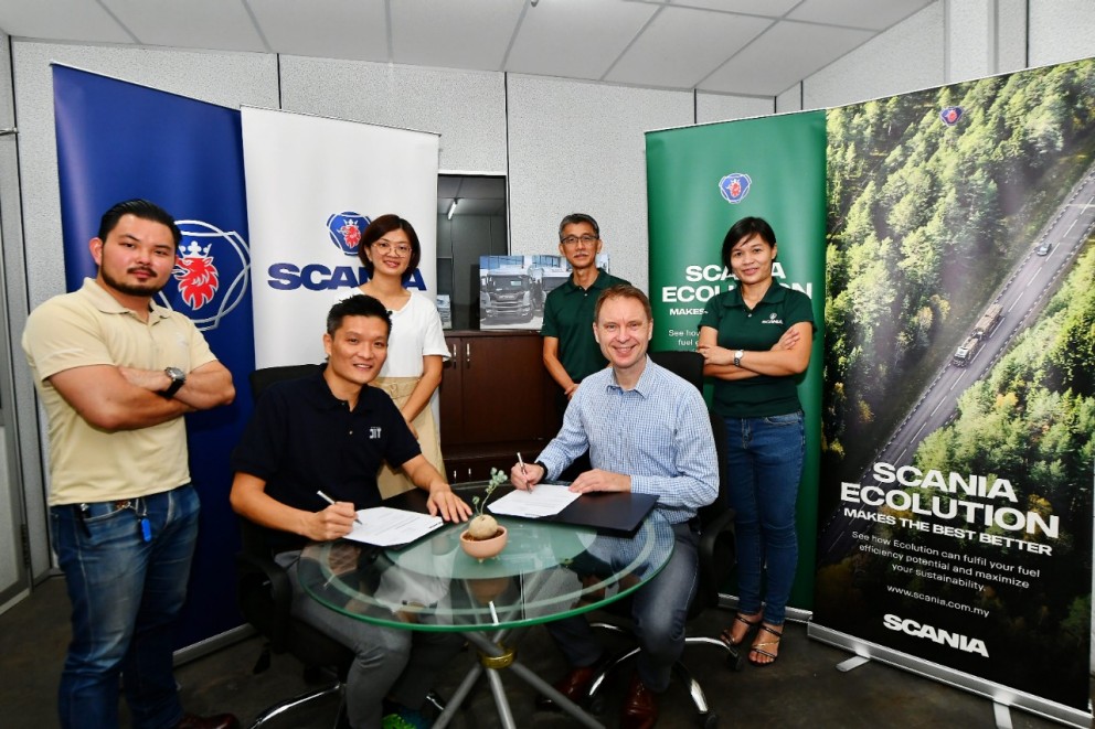 MUN LOON REDUCES CARBON FOOTPRINT THROUGH SCANIA ECOLUTION AGREEMENT WITH THREE SCANIA NTGS ON R ...