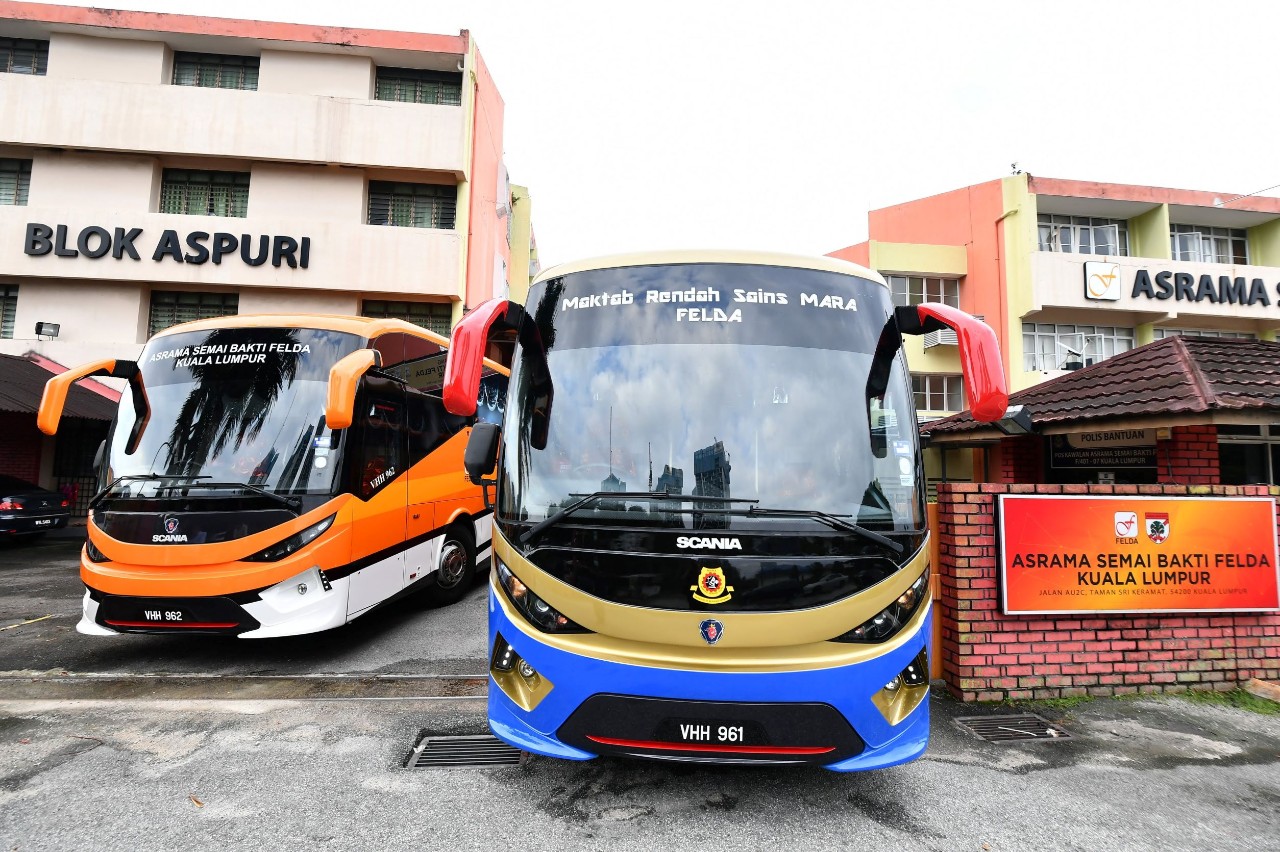 SCANIA HANDED OVER TWO SCANIA K 360 IB 4X2 COACHES TO FELDA | Scania ...