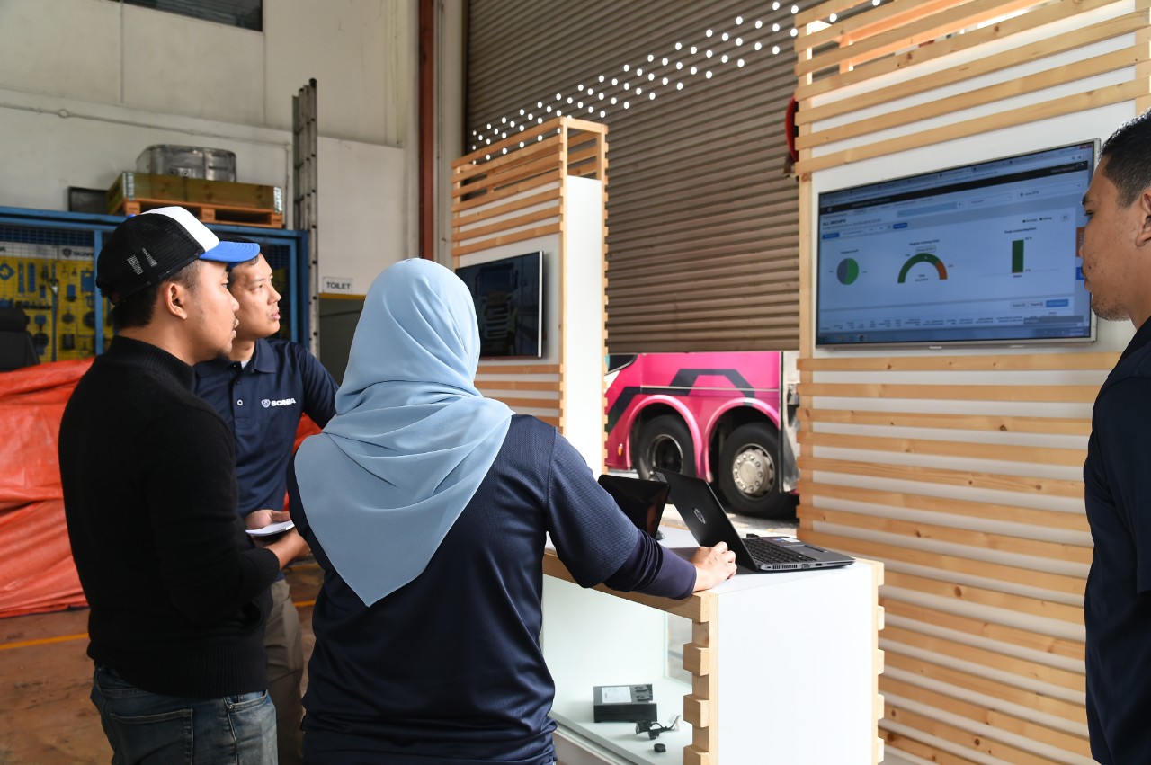 SCANIA MALAYSIA STAFF WELCOME FAMILY FACES FOR SCANIA FAMILY DAY ...