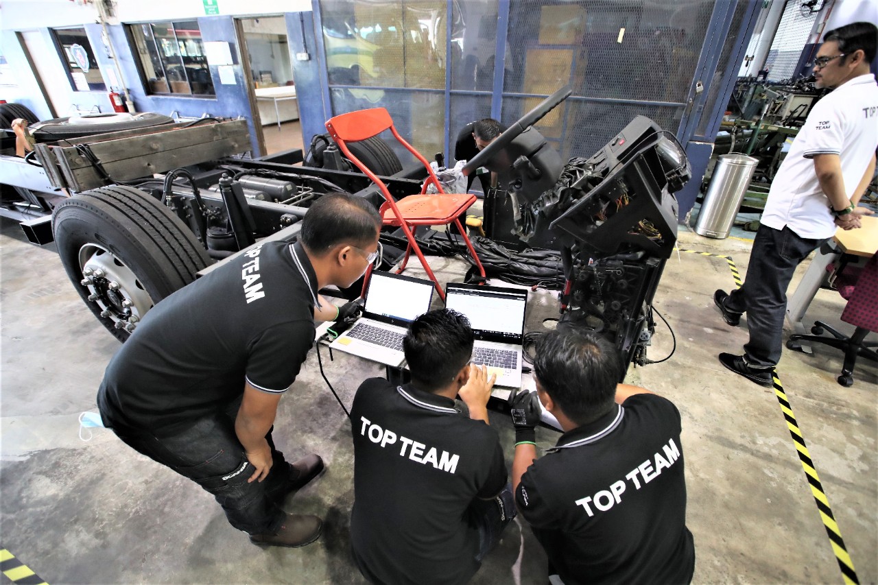 THE FUTURE TOP TEAM OF SCANIA SERVICES ARE IN THE MAKING | Scania Malaysia